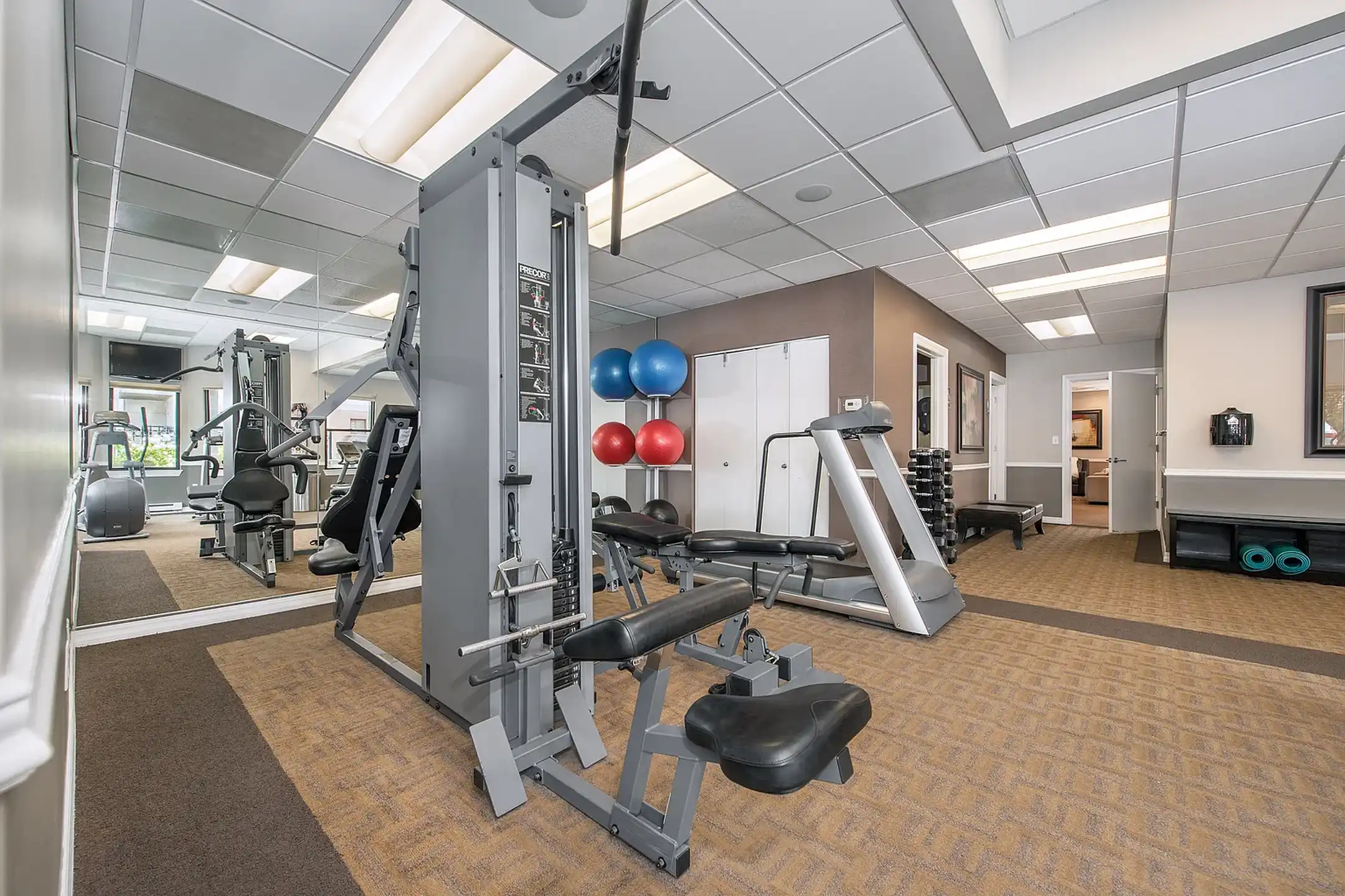 East Pointe Commons - Milwaukee, WI 53202 | ApartmentGuide.com