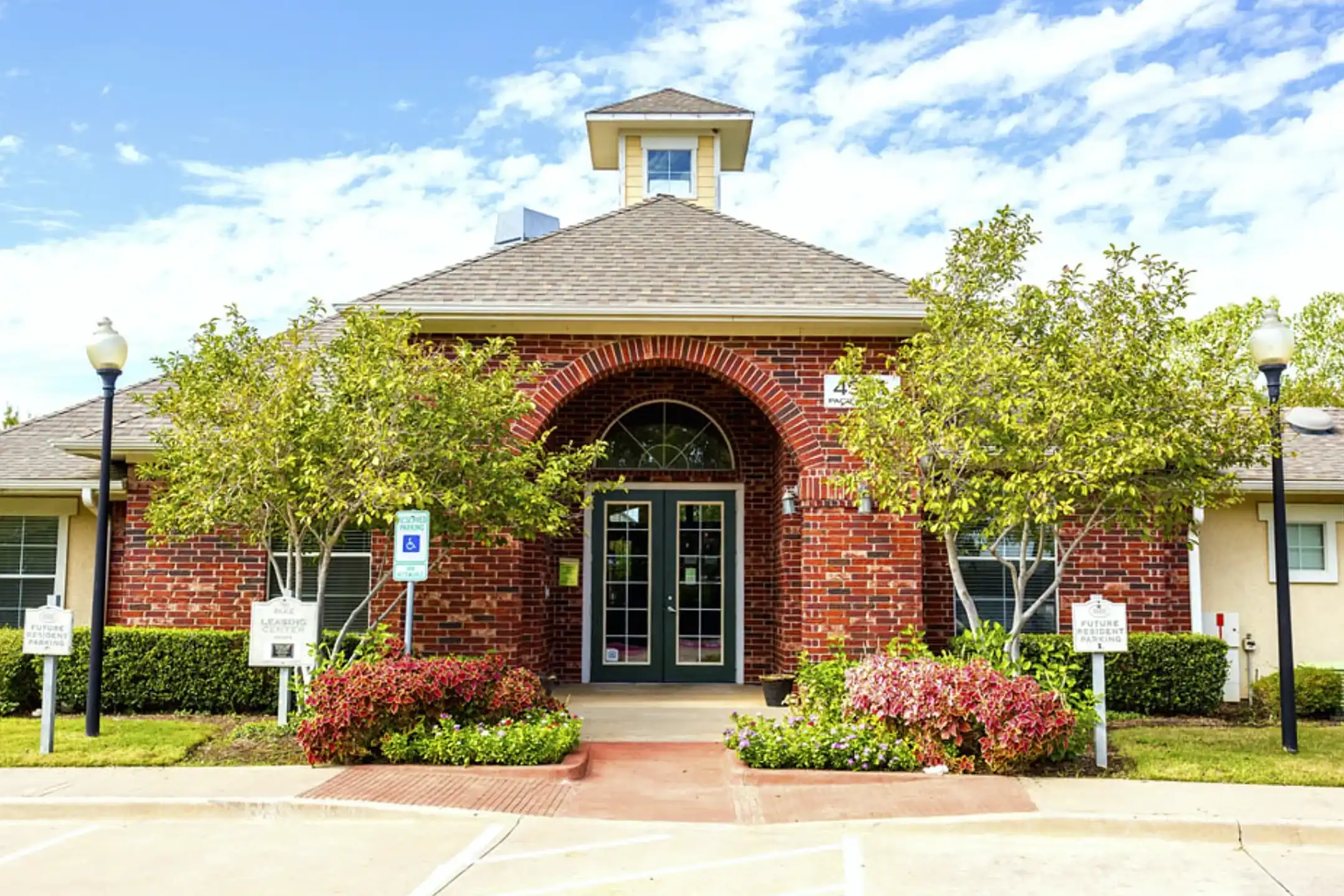 Addison Park - Arlington, TX 76001 | ApartmentGuide.com