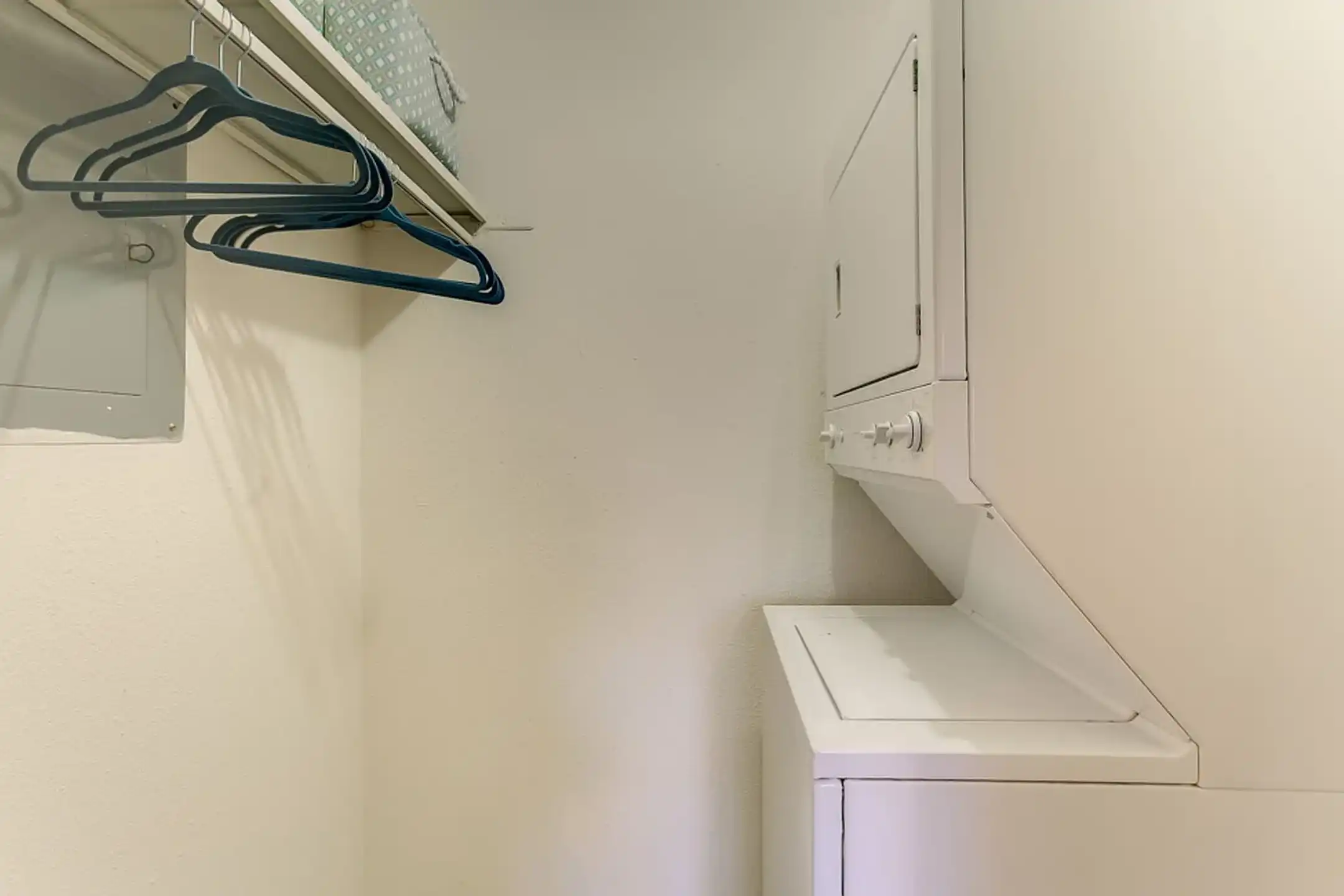 Severn Pointe - Metairie, LA 70001 | ApartmentGuide.com
