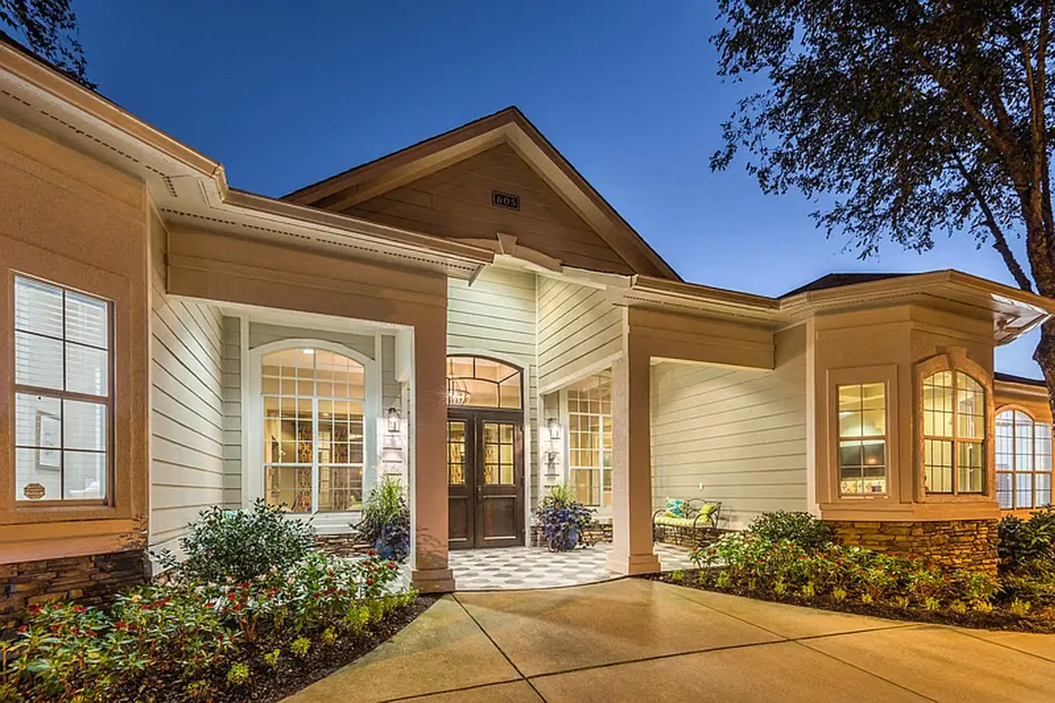 Parkside at South Tryon - Charlotte, NC 28217 | ApartmentGuide.com