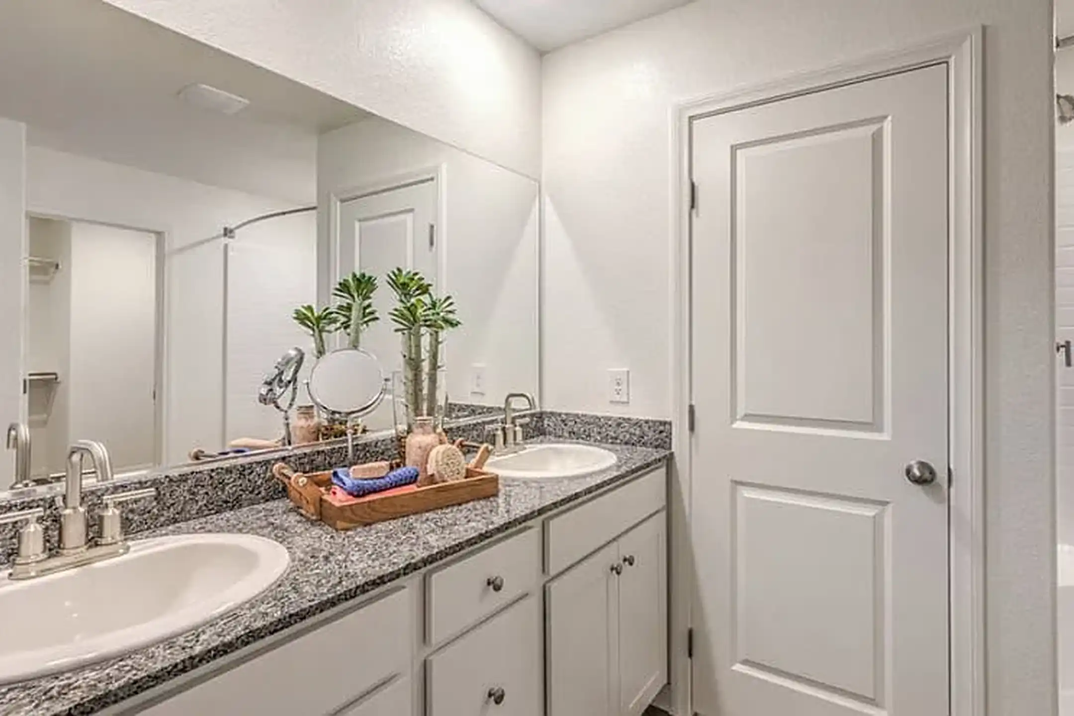 Shadow Bay - Las Vegas, NV 89178 | ApartmentGuide.com