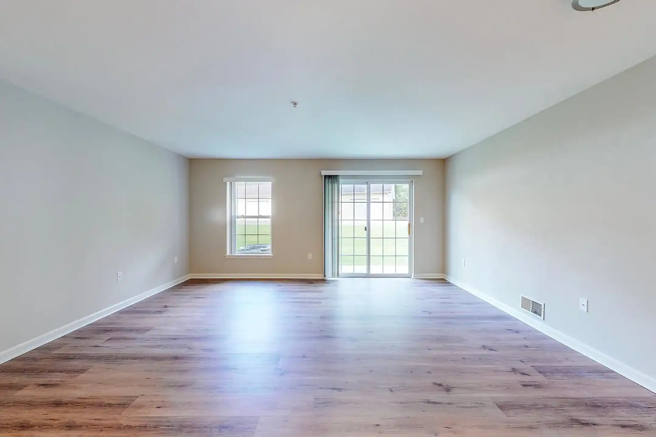 Forrest Pointe - East Greenbush, NY 12061 | ApartmentGuide.com