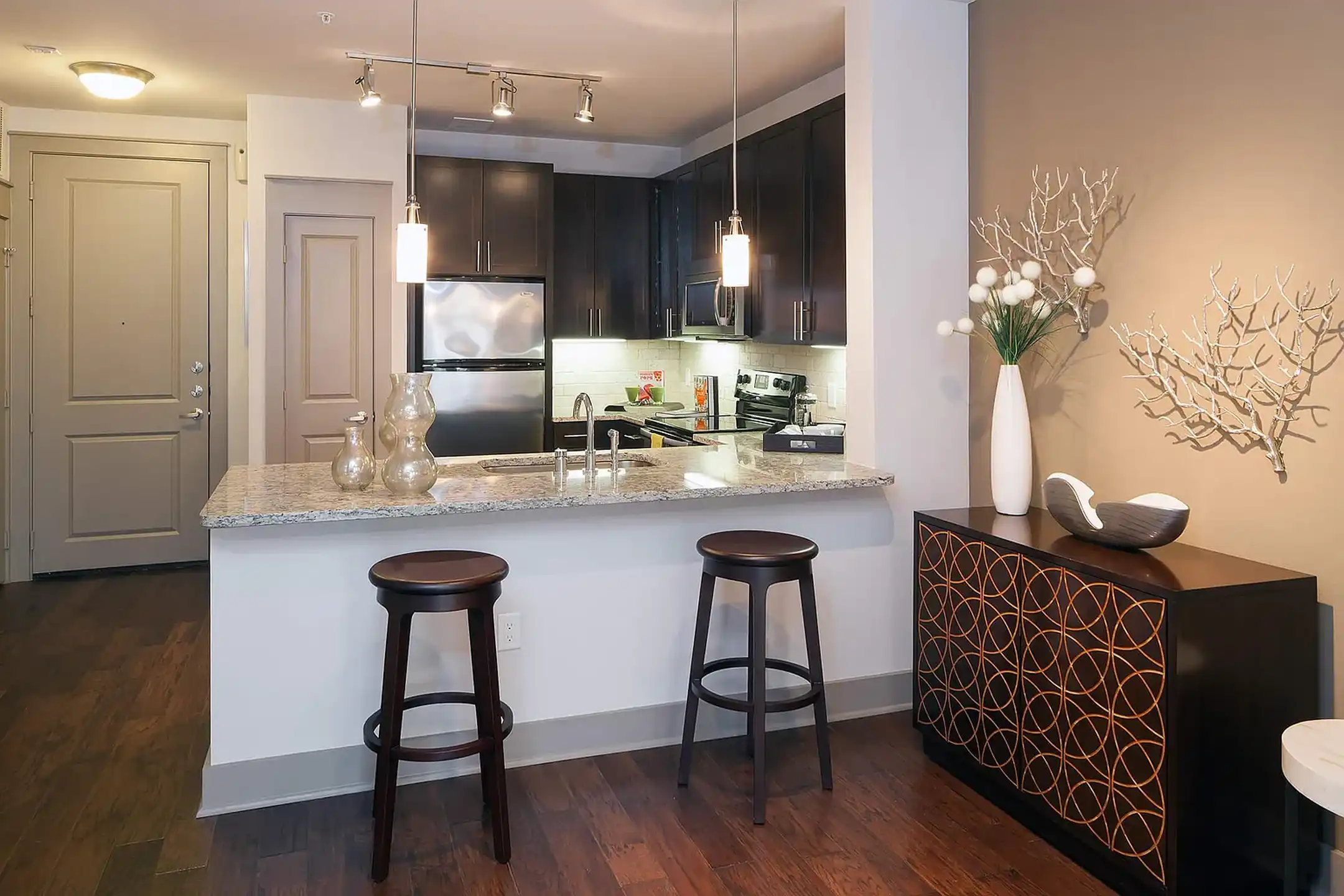ALMA on Maple - Dallas, TX 75235 | ApartmentGuide.com