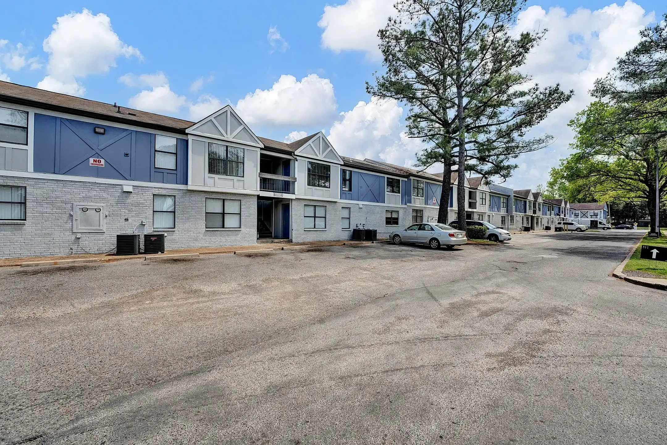 Emberly Apartments - Memphis, TN 38116 | ApartmentGuide.com