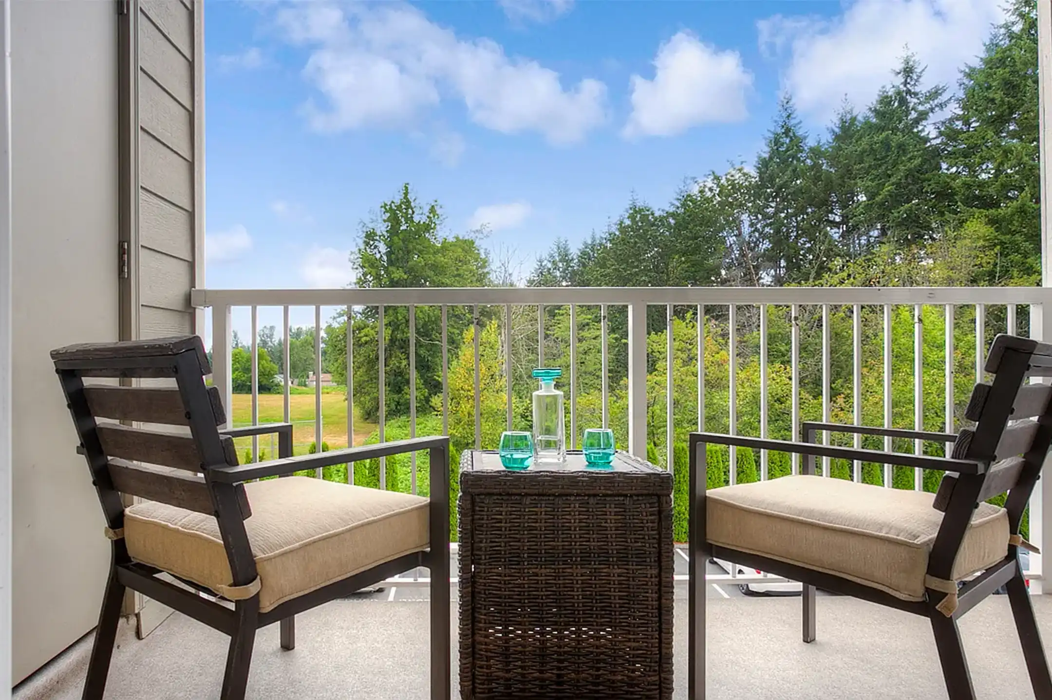 The Seasons at Lea Hill Village - Auburn, WA 98092 | ApartmentGuide.com