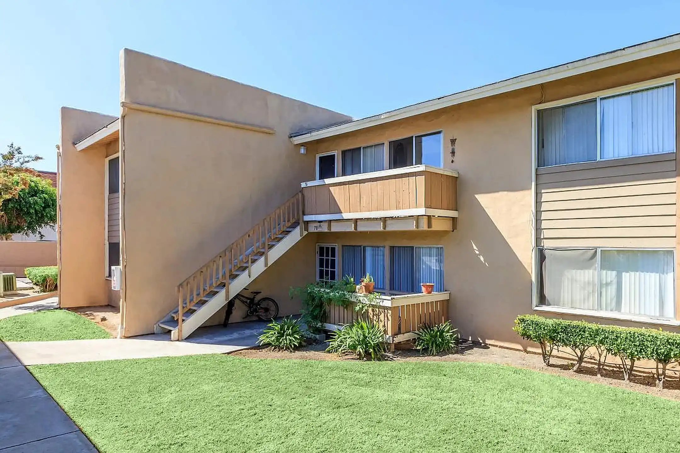 Vista Sun Apartments - Vista, CA 92084 | ApartmentGuide.com