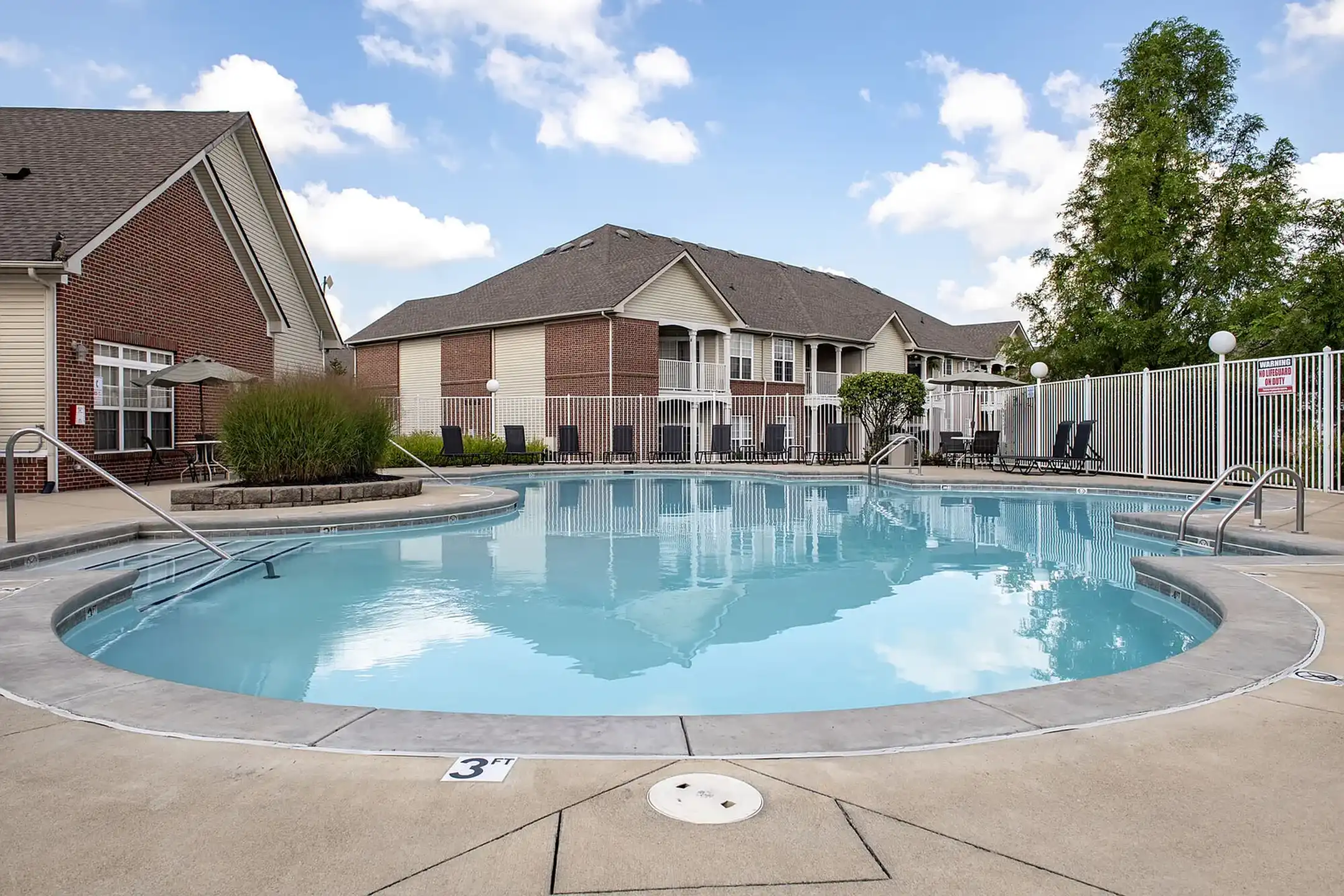 Summit Pointe - Greenwood, IN 46143 | ApartmentGuide.com