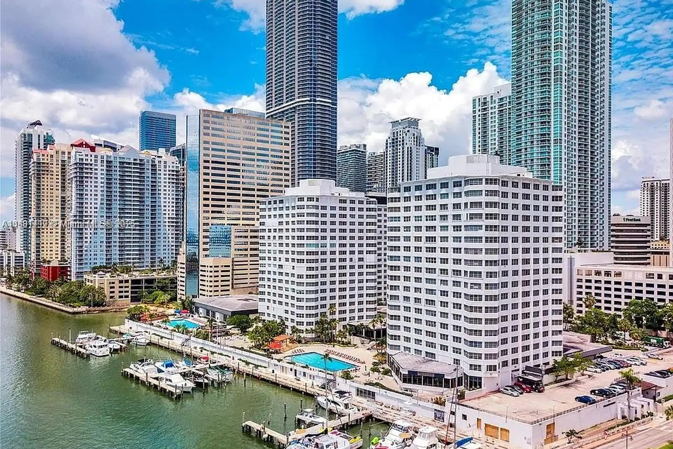 905 Brickell Bay Dr unit 1522 - Miami, FL 33131 | ApartmentGuide.com