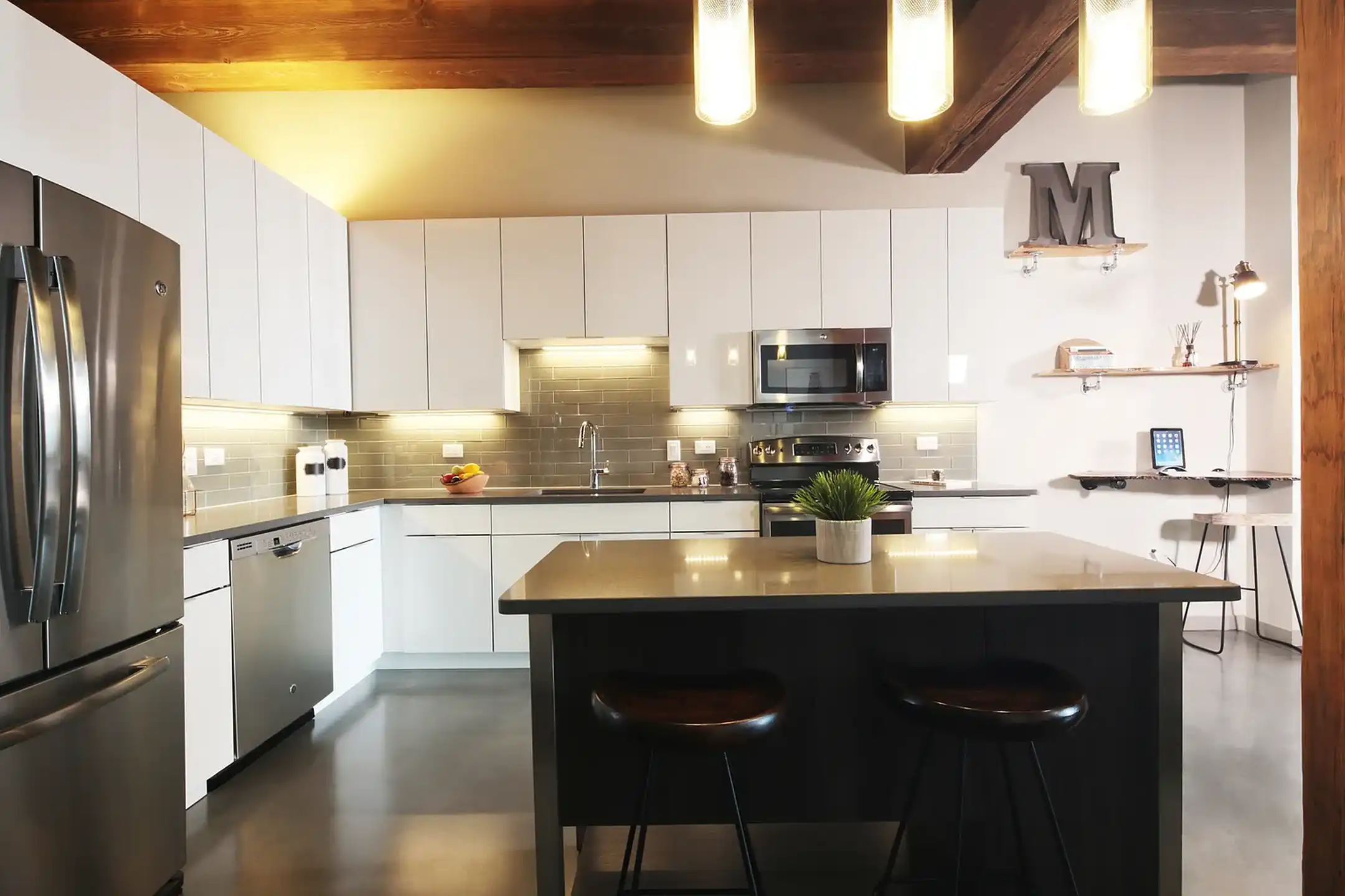 Modera Lofts - Jersey City, NJ 07302 | ApartmentGuide.com