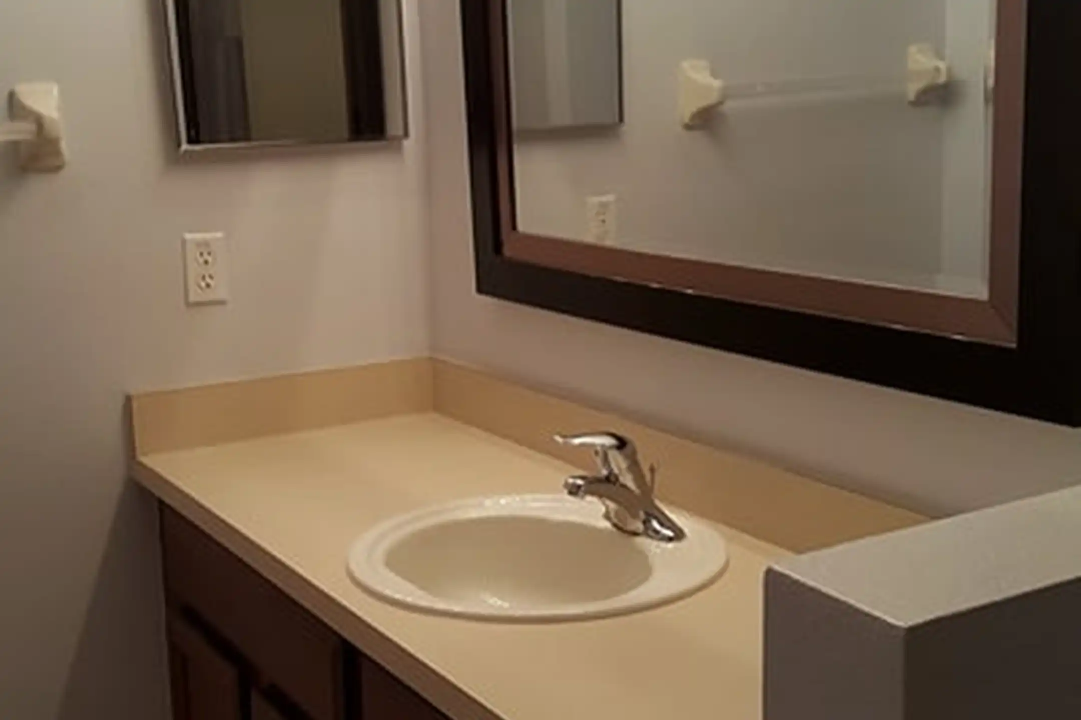 16033 Old Ash Loop - Orlando, FL 32828 | ApartmentGuide.com