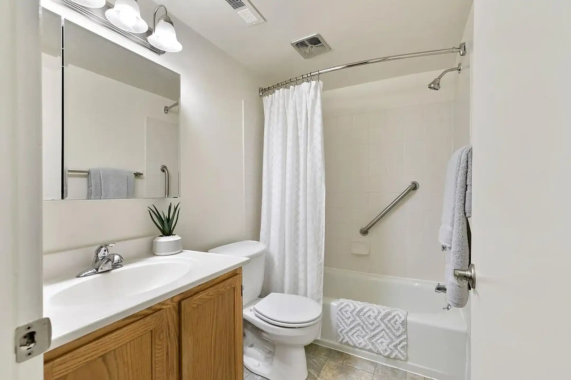 Springetts Apartments - York, PA 17402 | ApartmentGuide.com