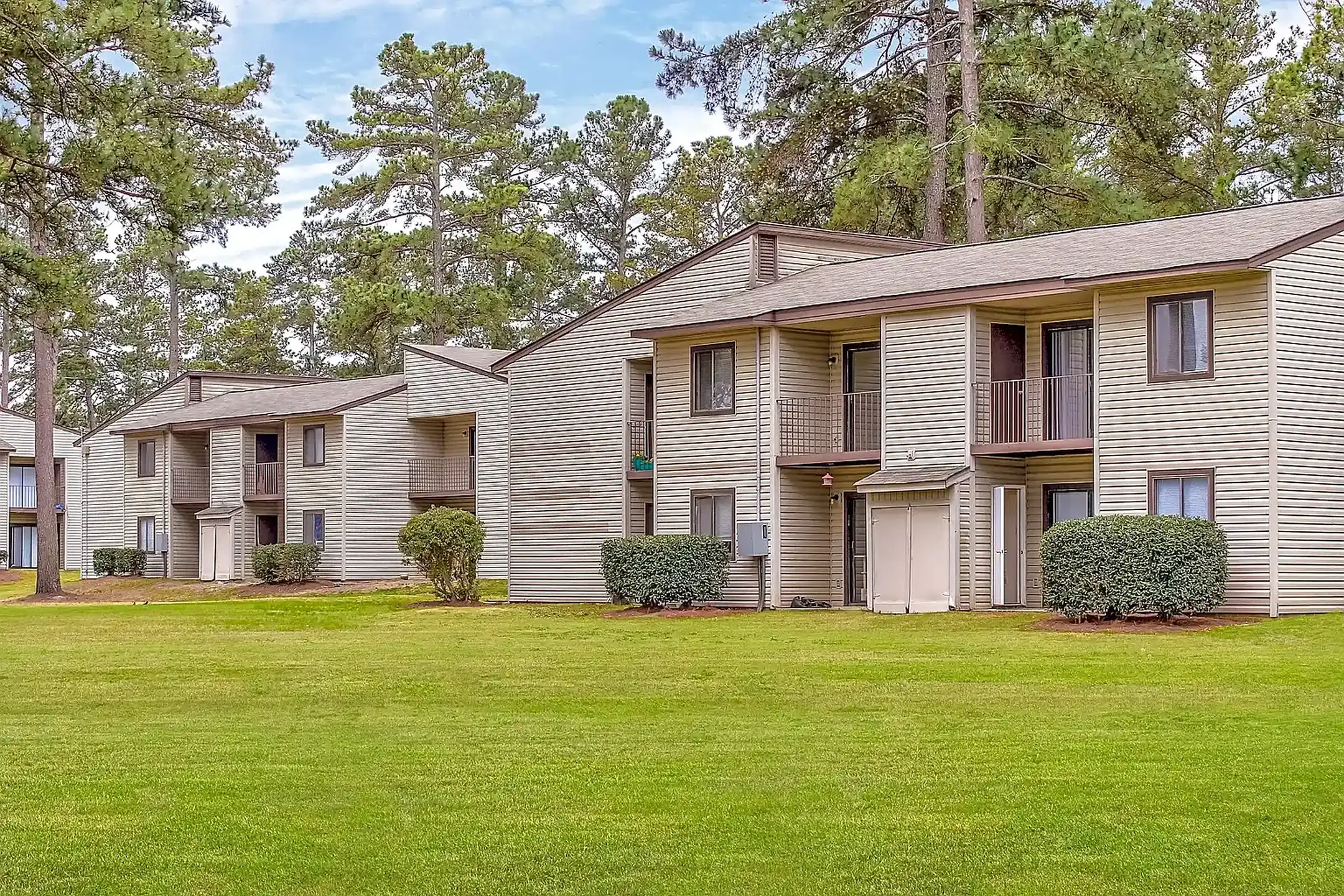 Meadow Pointe Apartments - Fayetteville, NC 28303 | ApartmentGuide.com