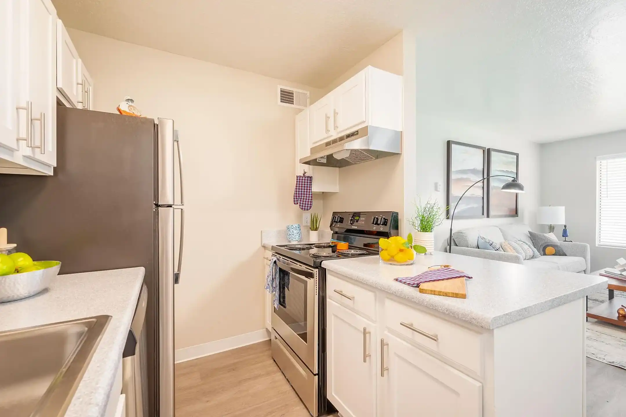 Dorado Heights - Albuquerque, NM 87111 | ApartmentGuide.com