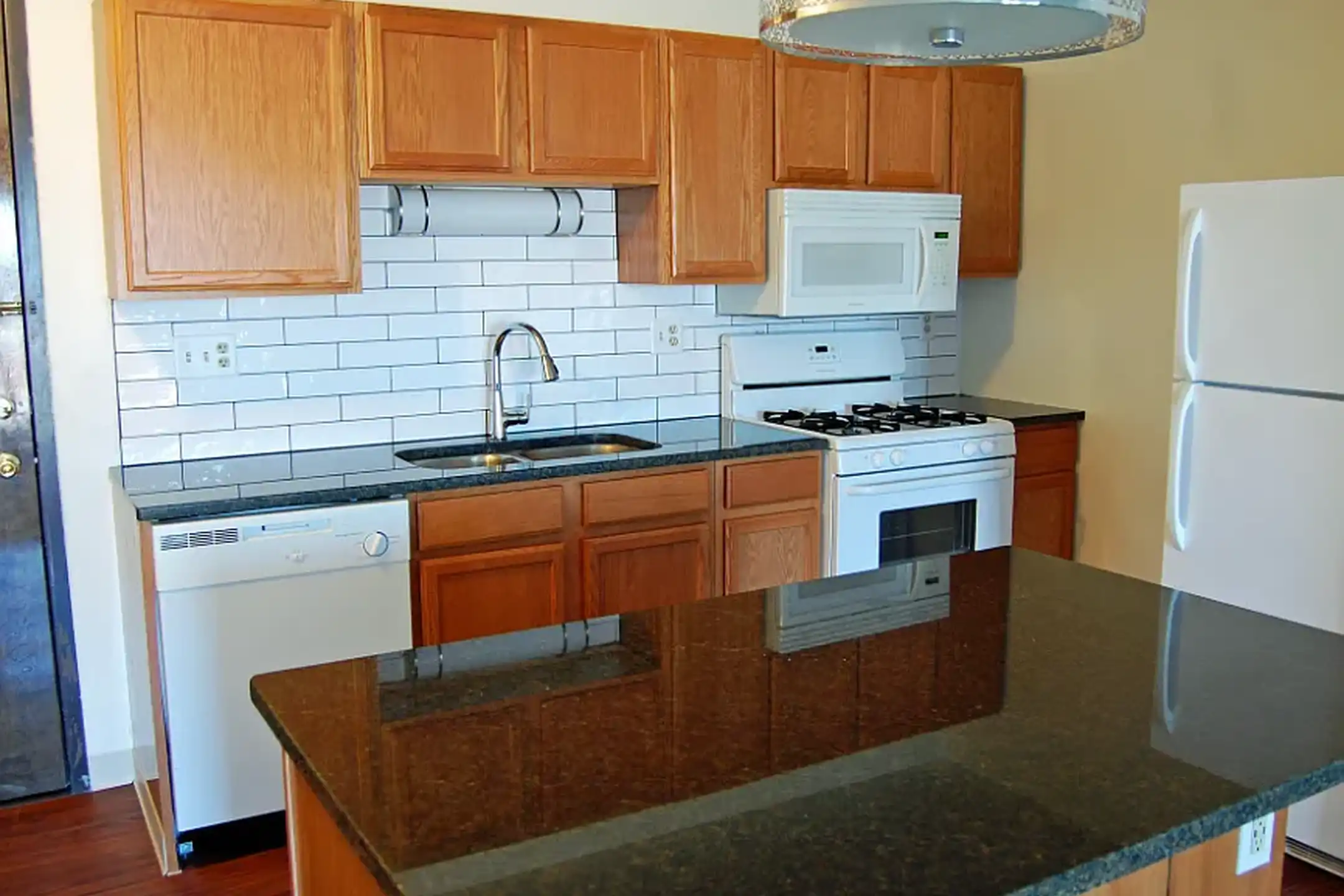 Highland Square - Akron, OH 44303 | ApartmentGuide.com
