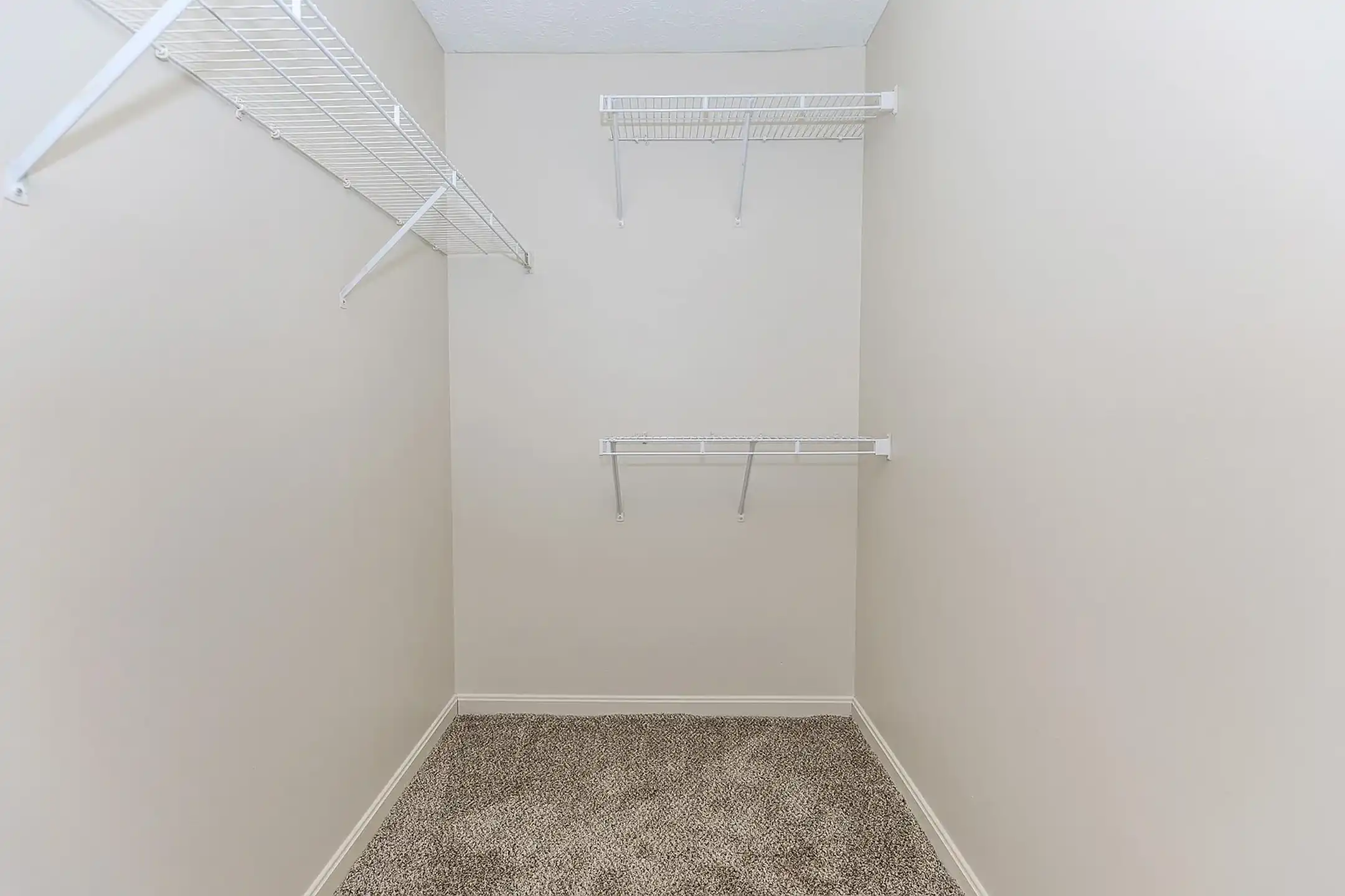 Pebblebrook Apartments - Kent, OH 44240 | ApartmentGuide.com