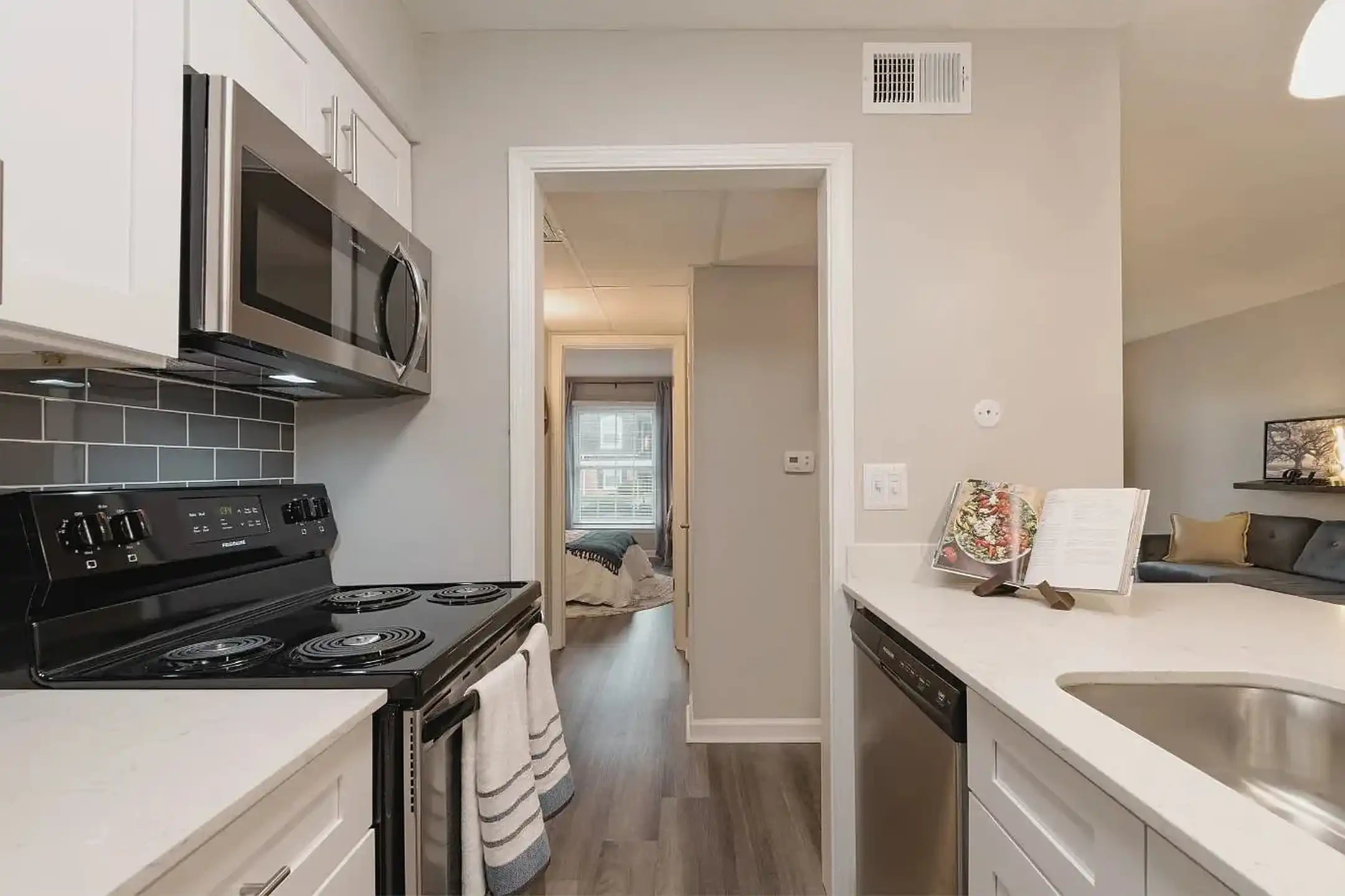 A62 Apartments - Indianapolis, IN 46220 | ApartmentGuide.com