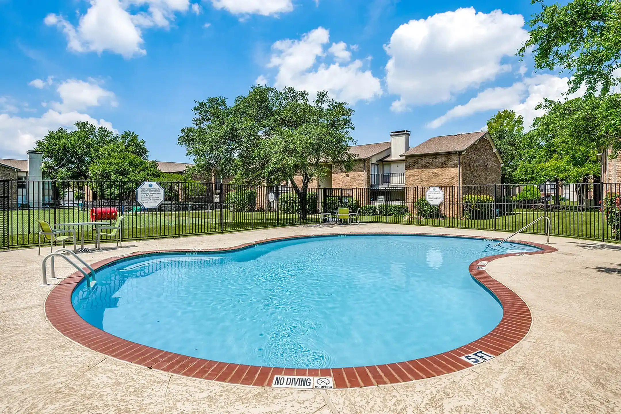 Addison Apartments at the Park - Addison, TX 75001 | ApartmentGuide.com