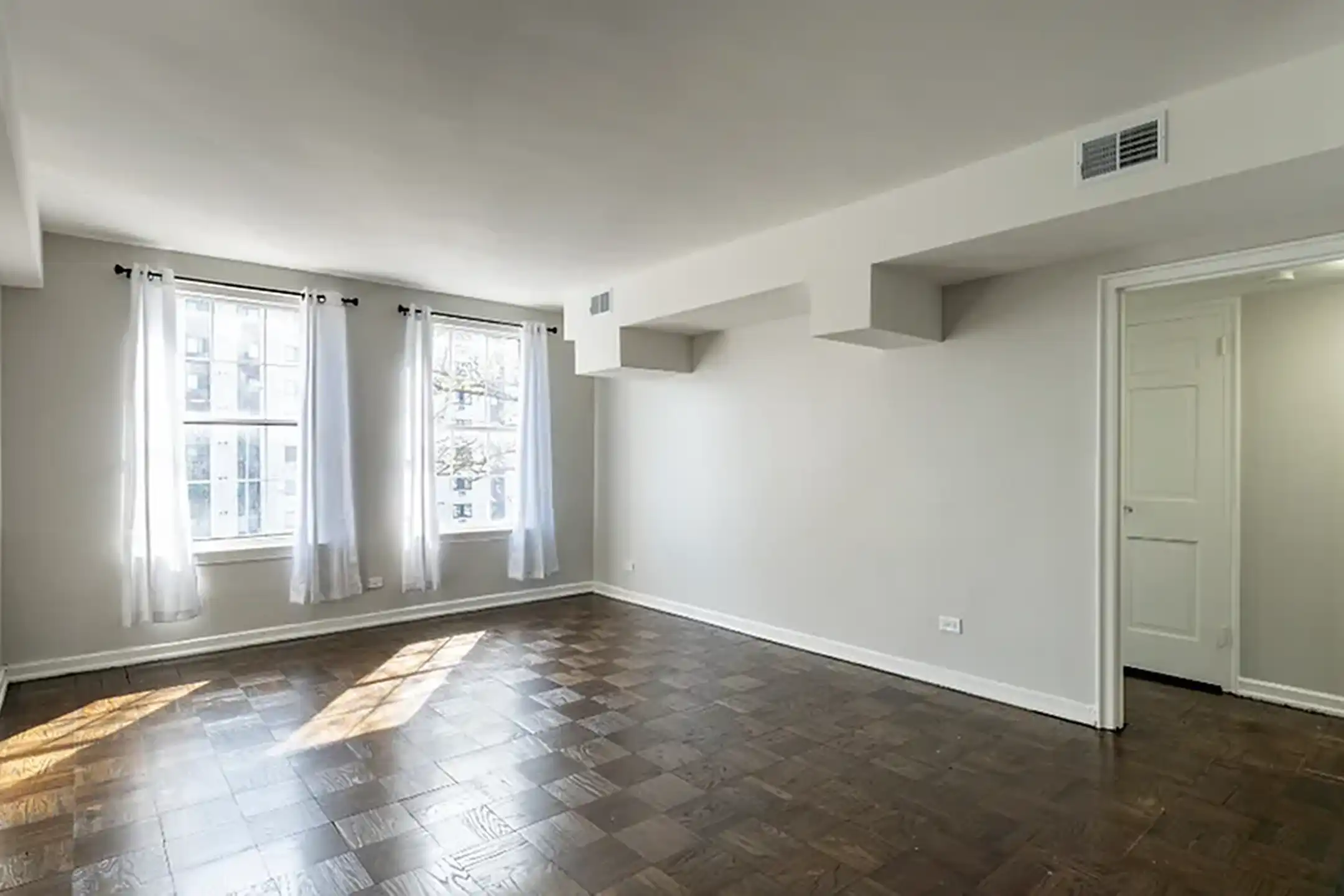 Beach Club Detroit - Detroit, MI 48214 | ApartmentGuide.com