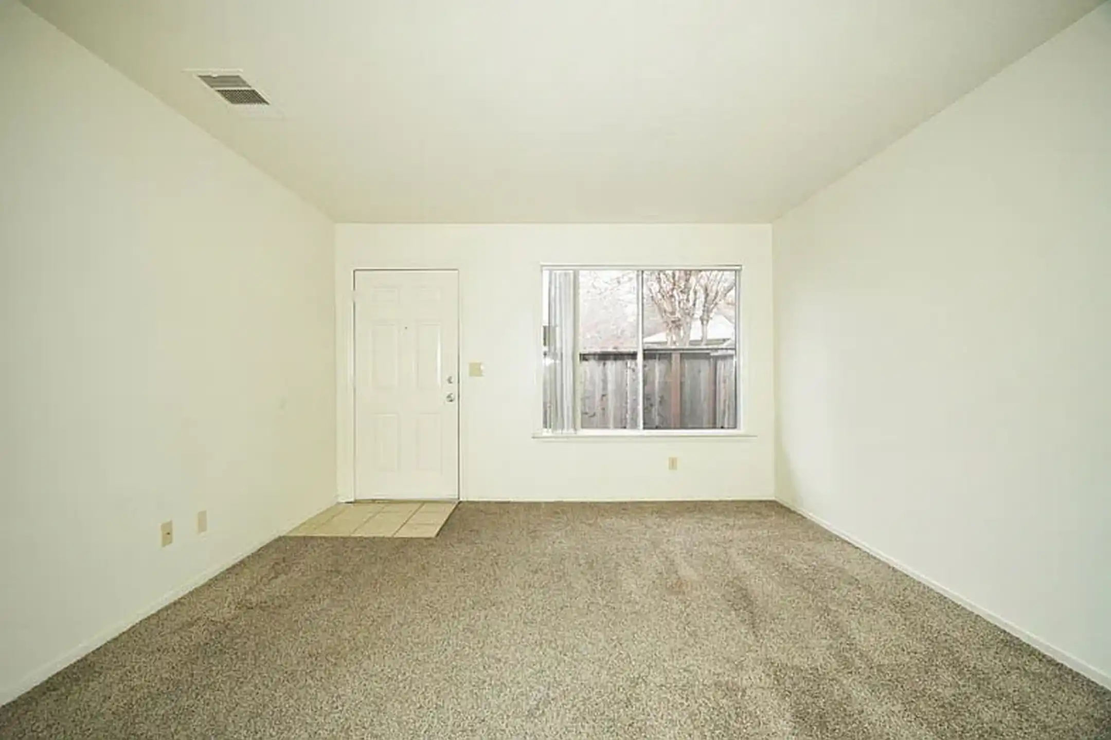 3581 - 3585 N. Parkway Drive - Fresno, CA 93722 | ApartmentGuide.com