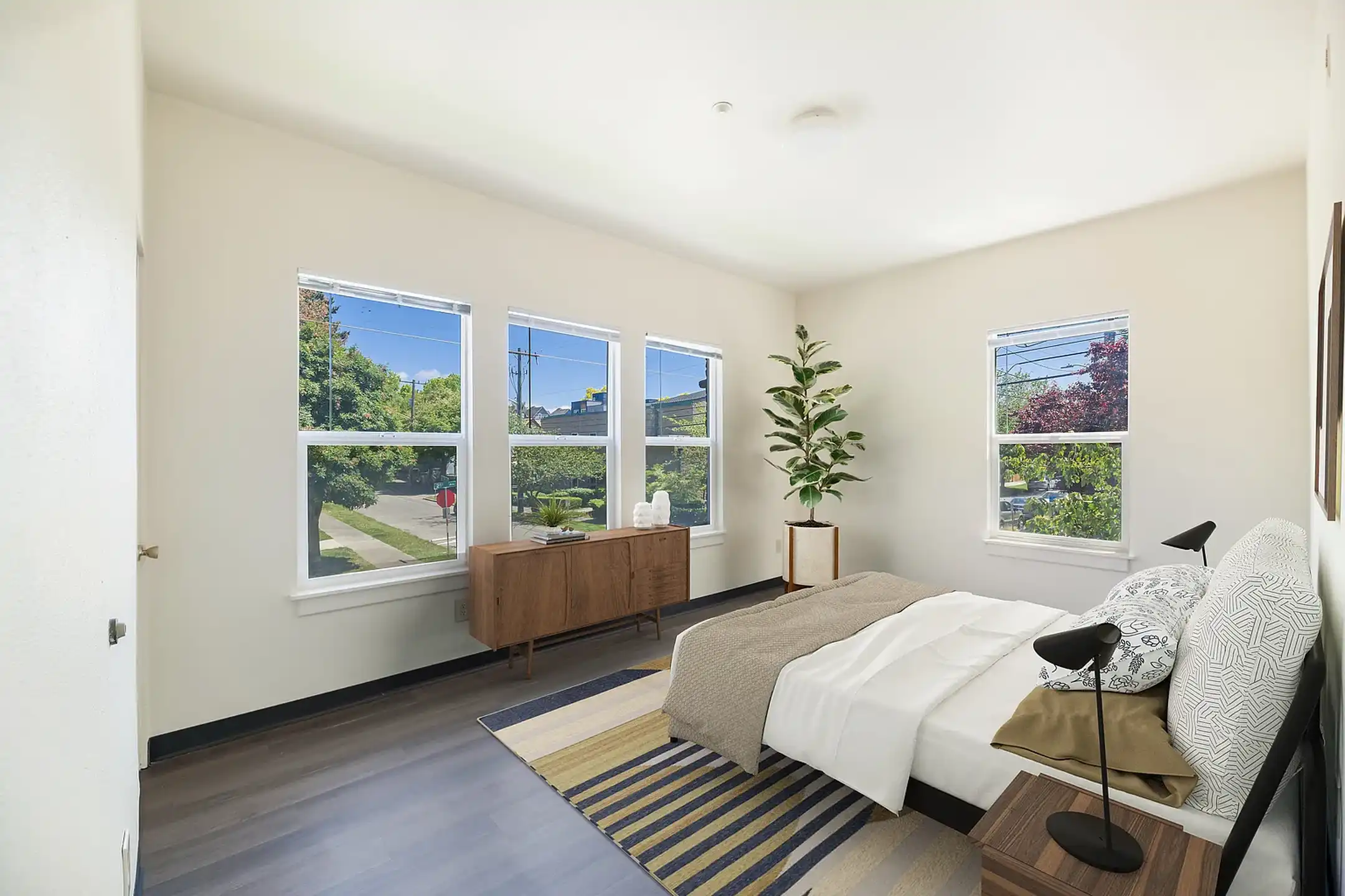 Spruce Park - Seattle, WA 98122 | ApartmentGuide.com