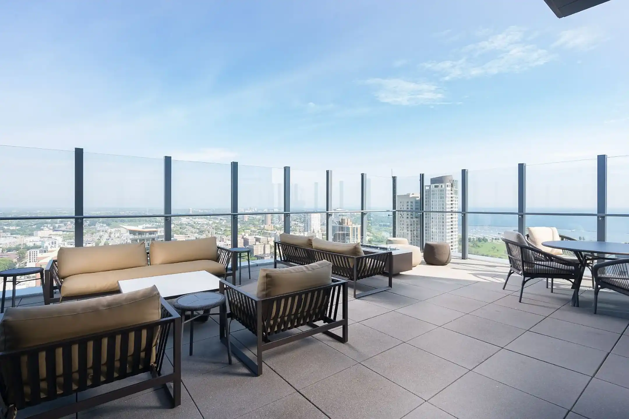 7SEVENTY7 - Milwaukee, WI 53202 | ApartmentGuide.com