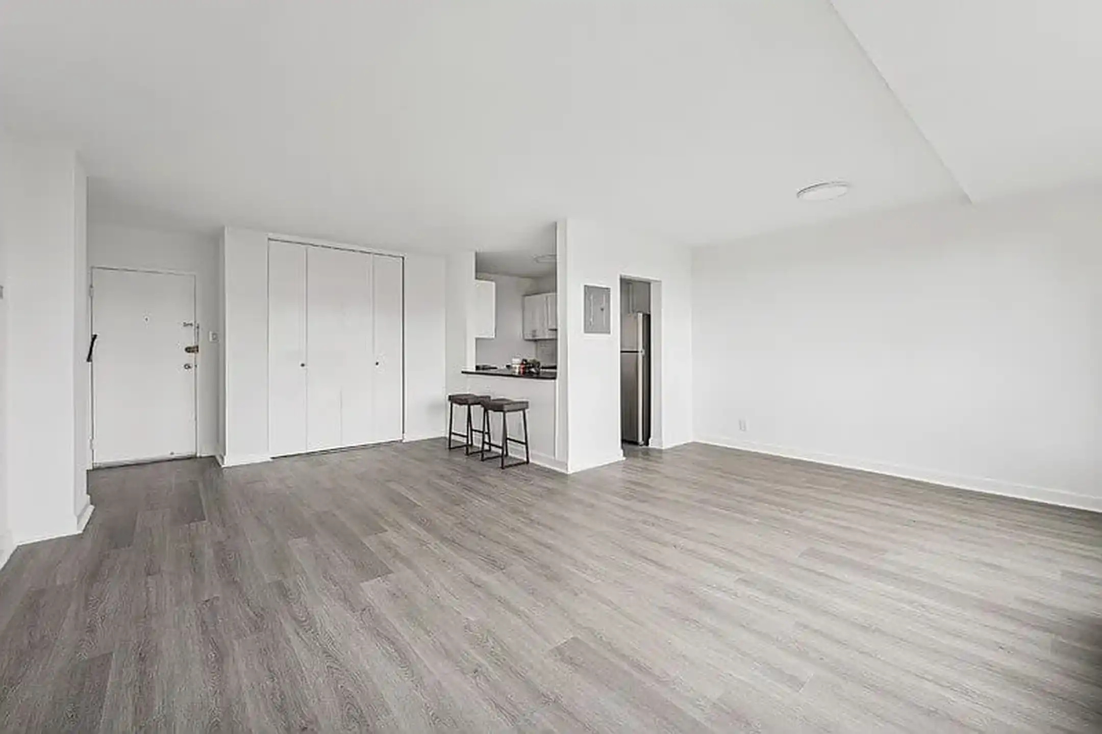 Ashlawn at Southern Towers - Alexandria, VA 22311 | ApartmentGuide.com