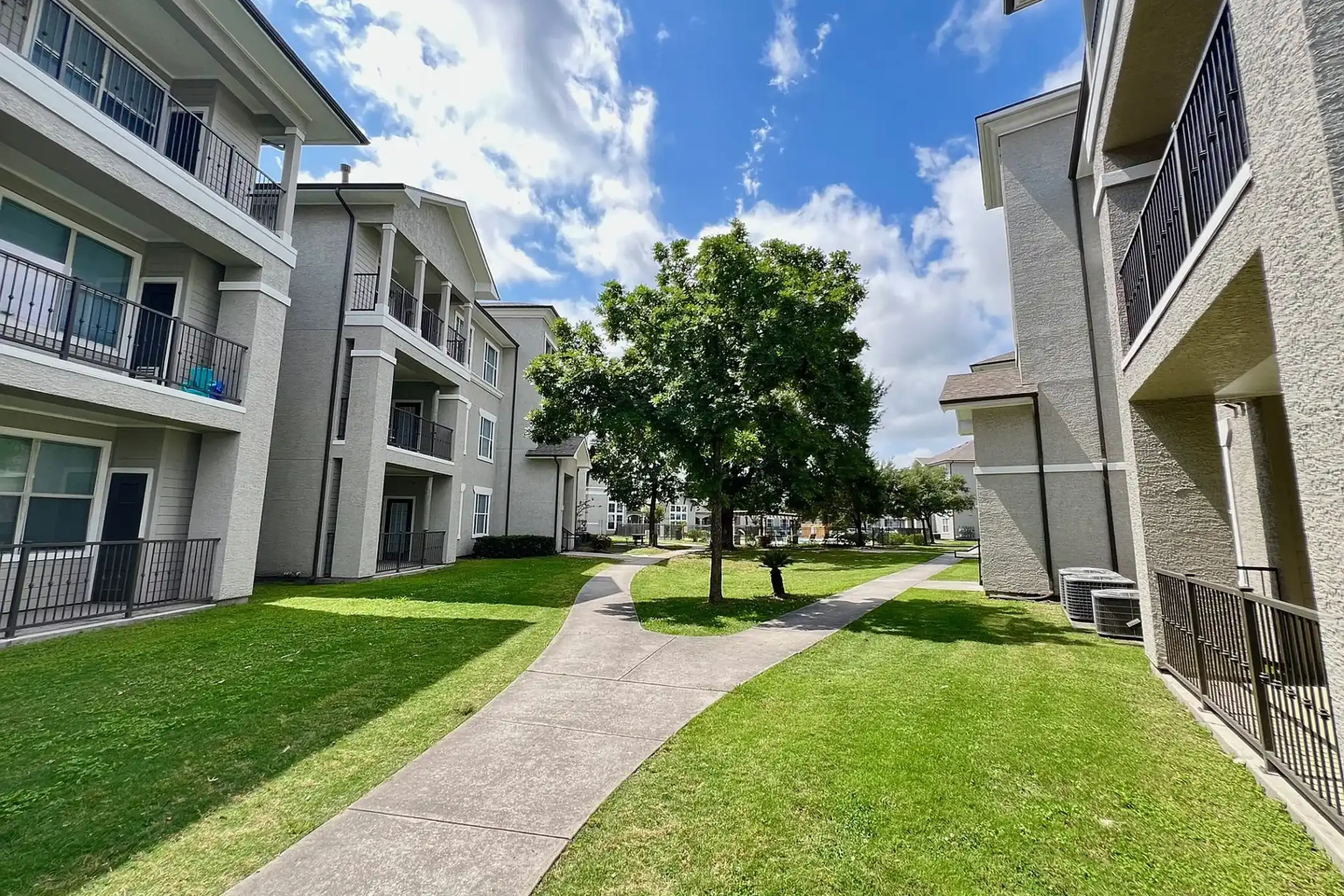 Costa Rialto - Houston, TX 77032 | ApartmentGuide.com