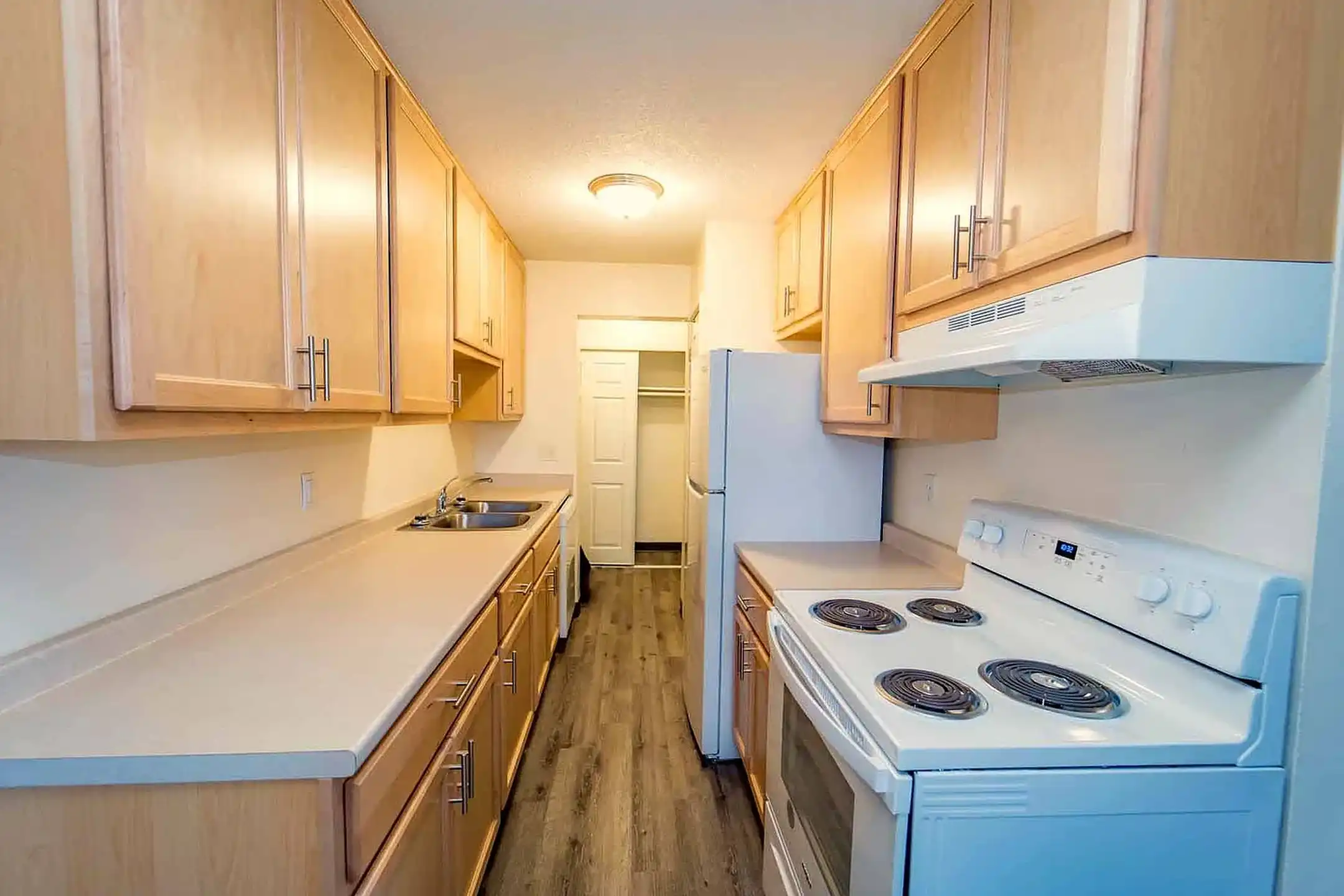 Century Oaks Apartments - Oakdale, MN 55128 | ApartmentGuide.com