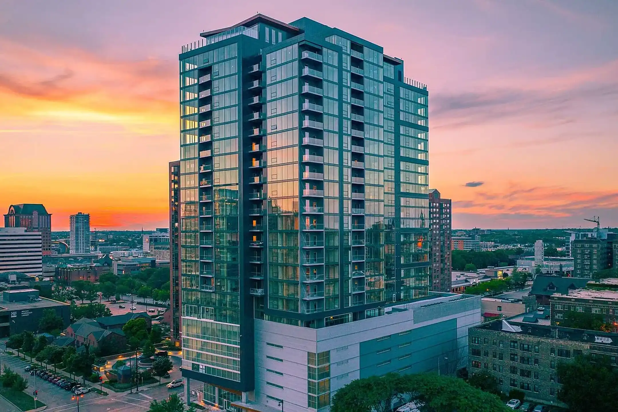 Ascent - Milwaukee, WI 53202 | ApartmentGuide.com