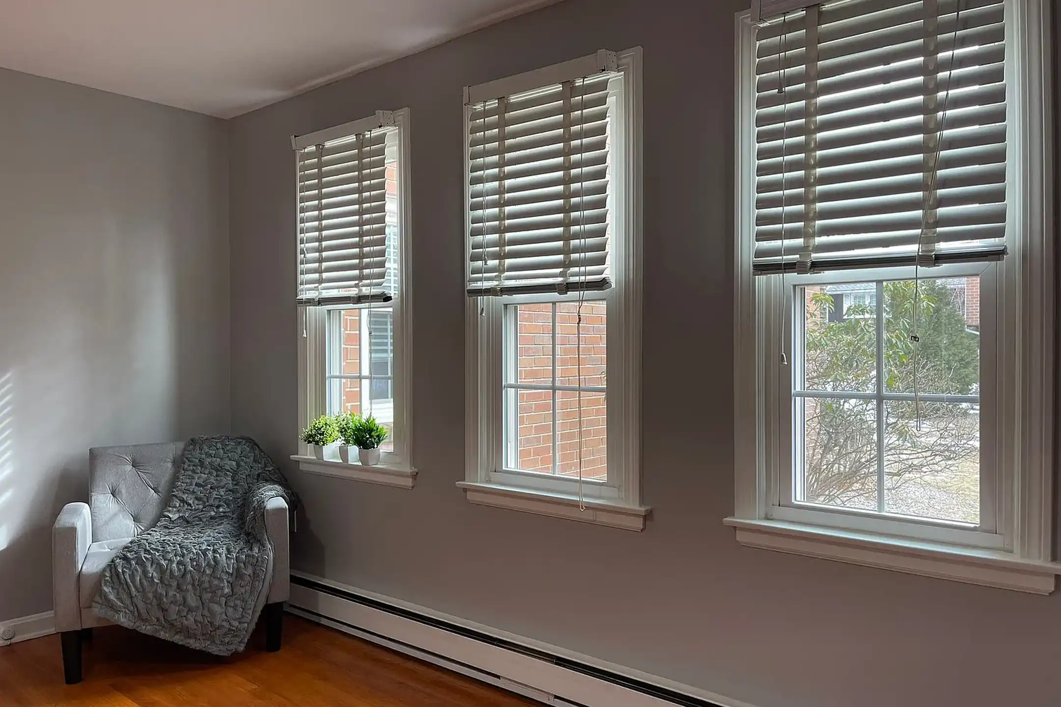 Suffield West Apartments - Suffield, CT 06078 | ApartmentGuide.com