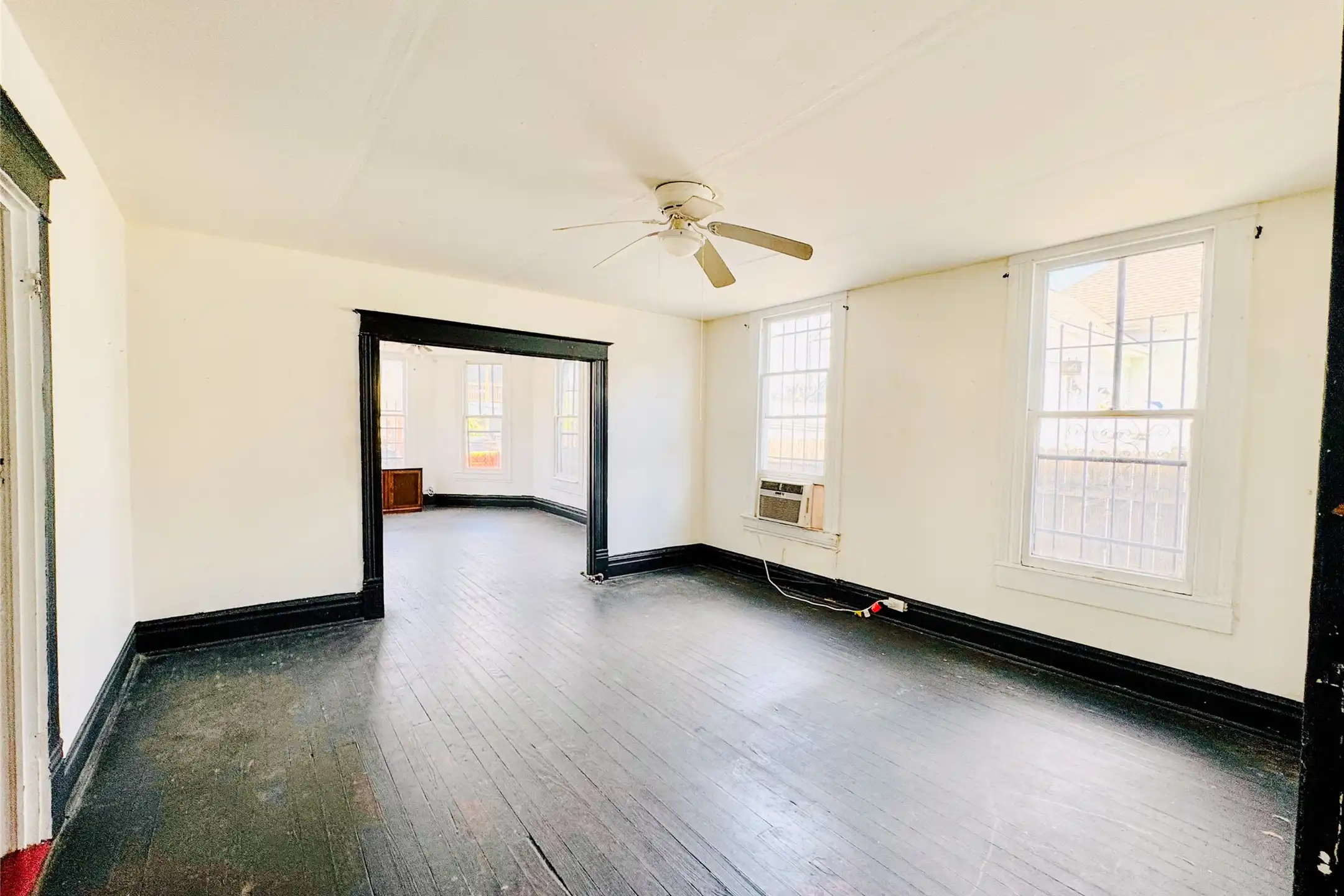 1414 Campbell St - Houston, TX 77009 | ApartmentGuide.com