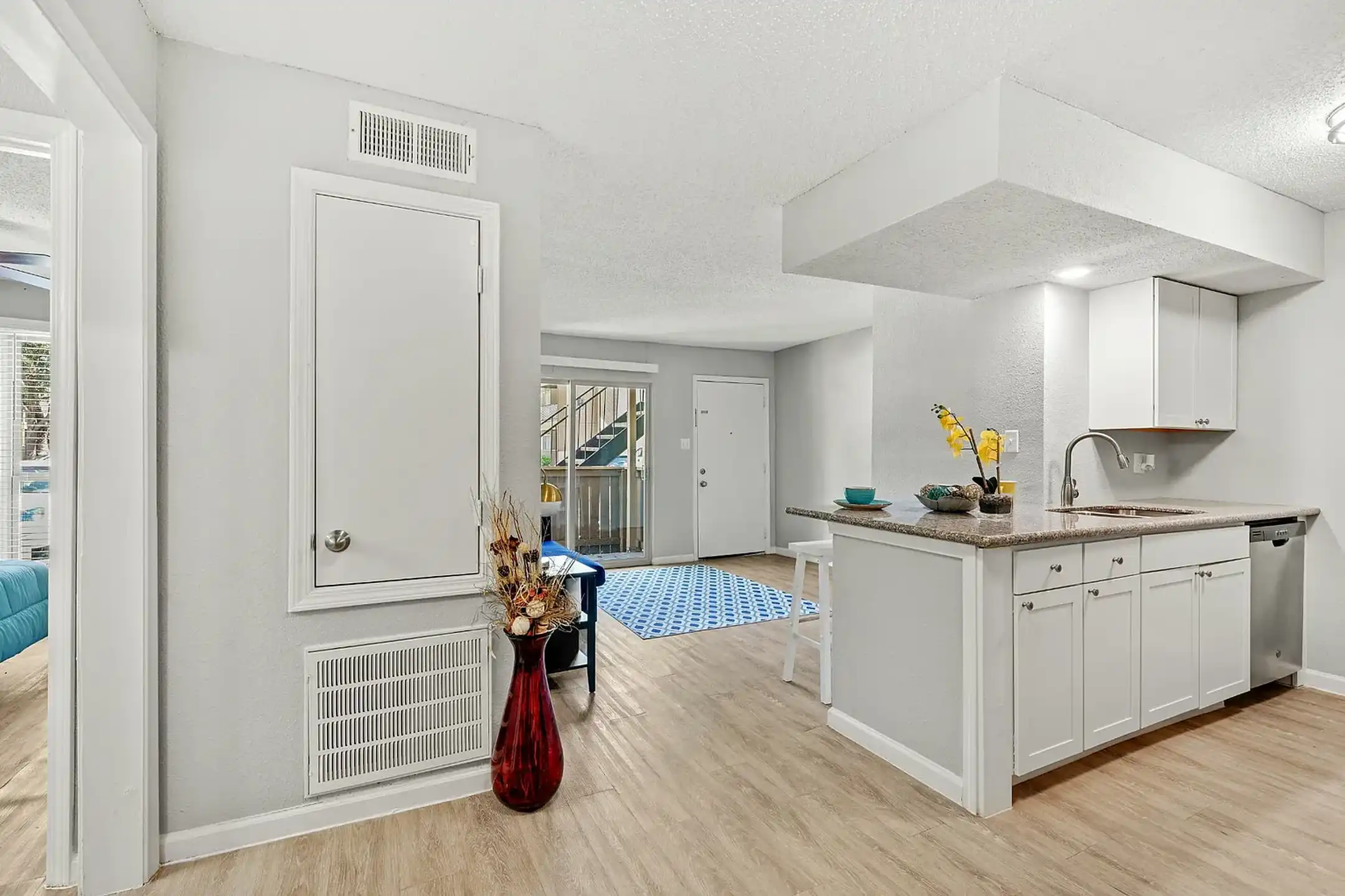 Timber Ridge - Houston, TX 77013 | ApartmentGuide.com