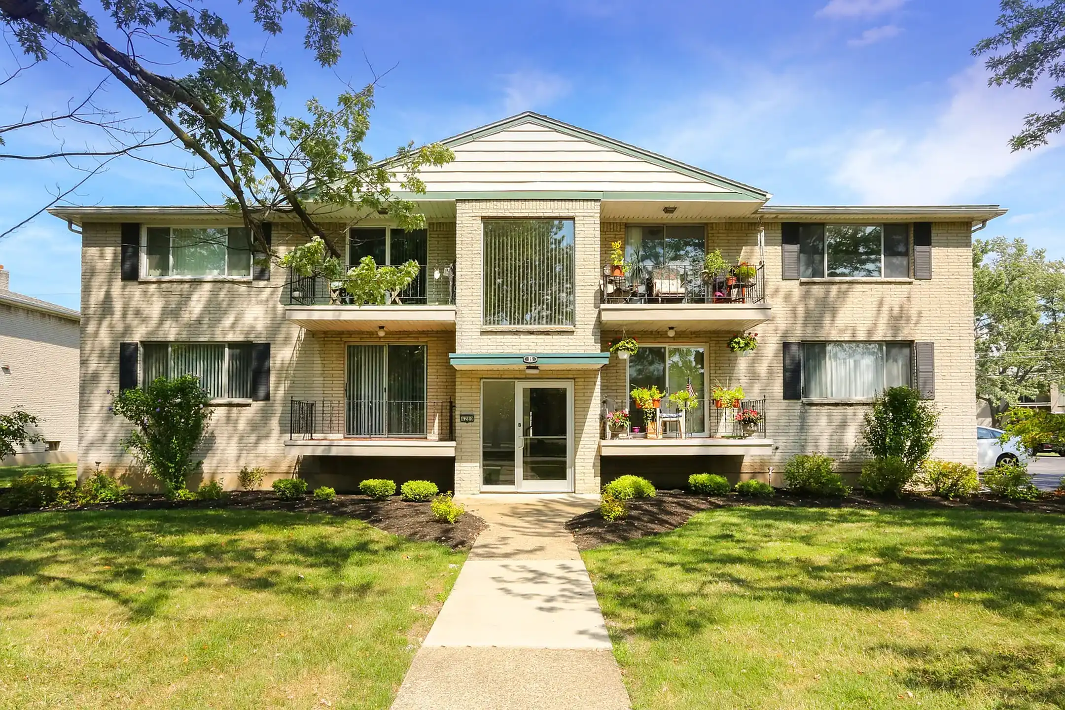 Chestnut Ridge - Buffalo, NY 14228 | ApartmentGuide.com