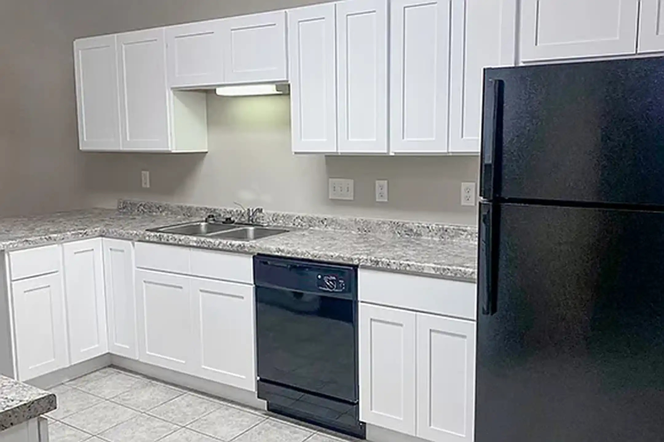 Osgood Townhomes 4250 & 4270 - Fargo, ND 58104 | ApartmentGuide.com