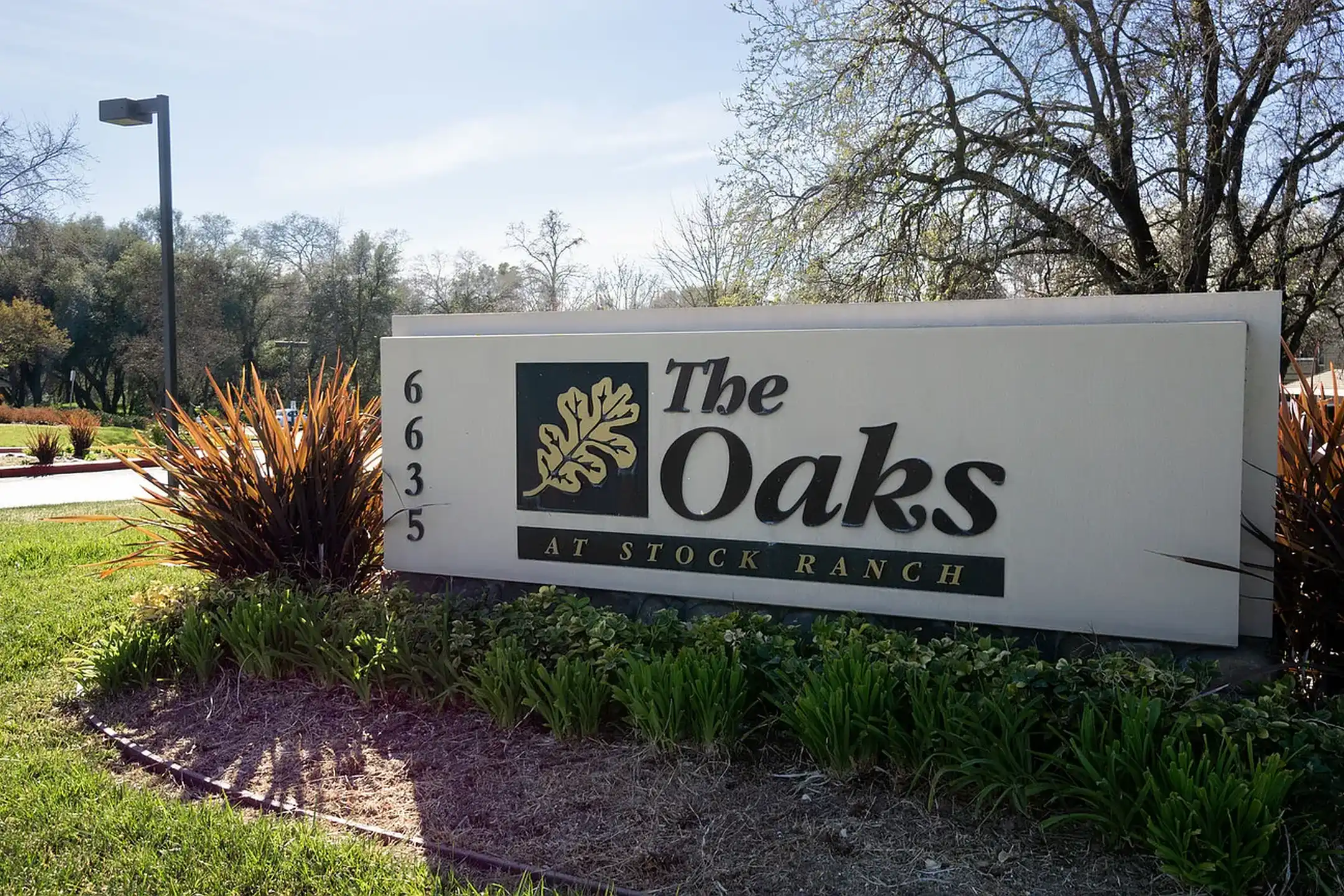 The Oaks At Stock Ranch - Citrus Heights, CA 95610 | ApartmentGuide.com