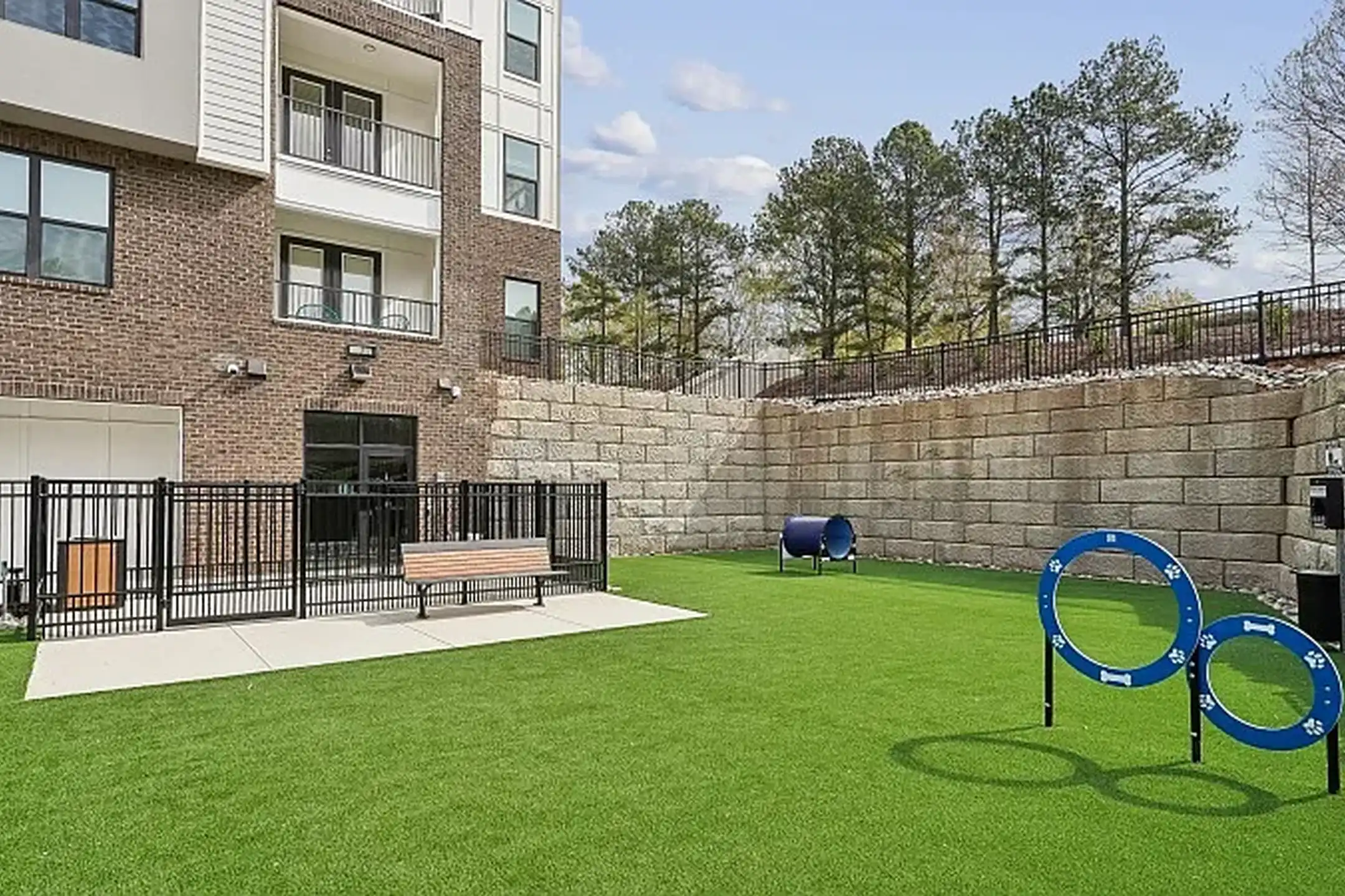 Vintage Raleigh West - Raleigh, NC 27607 | ApartmentGuide.com