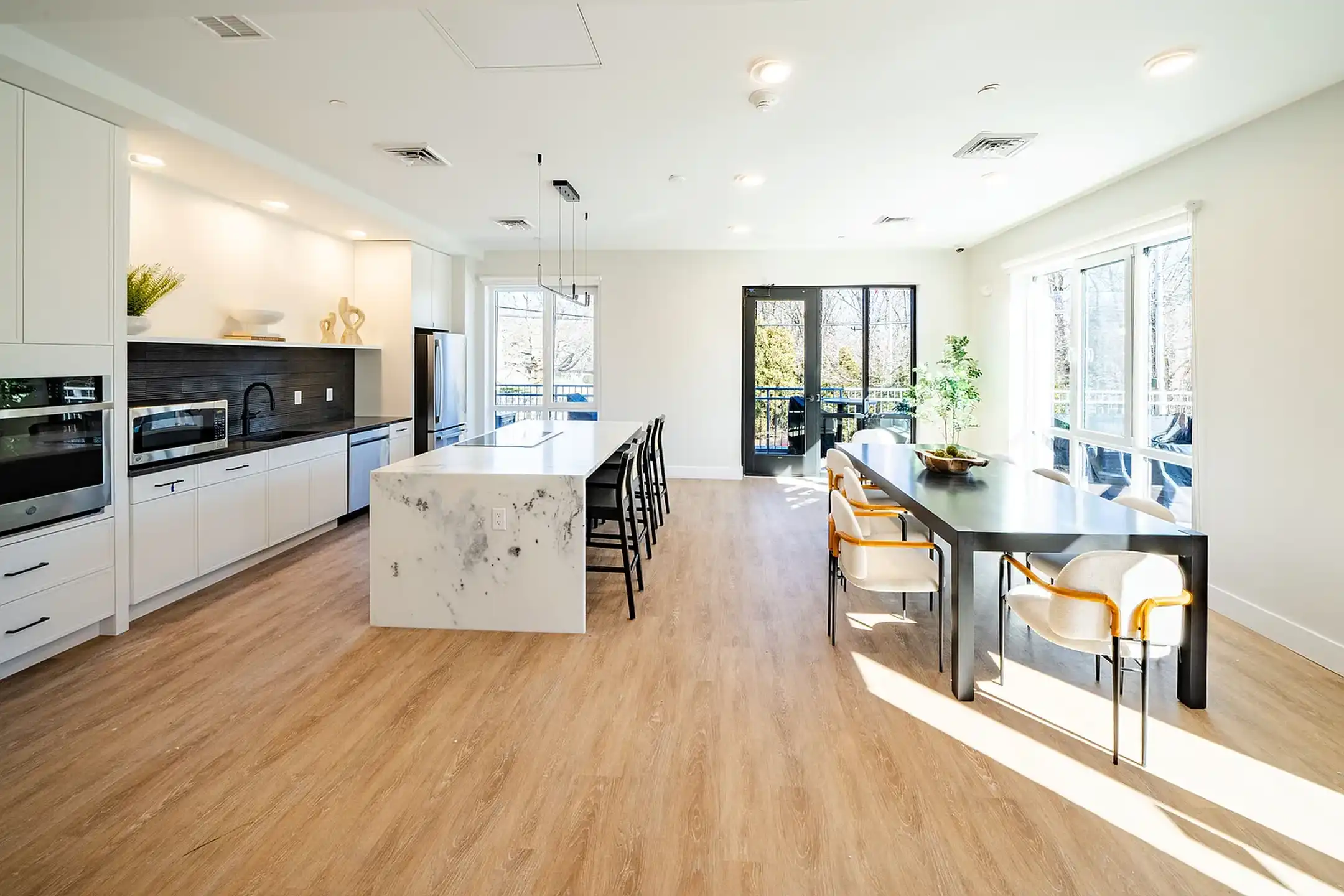 Rozzie - Roslindale, MA 02131 | ApartmentGuide.com