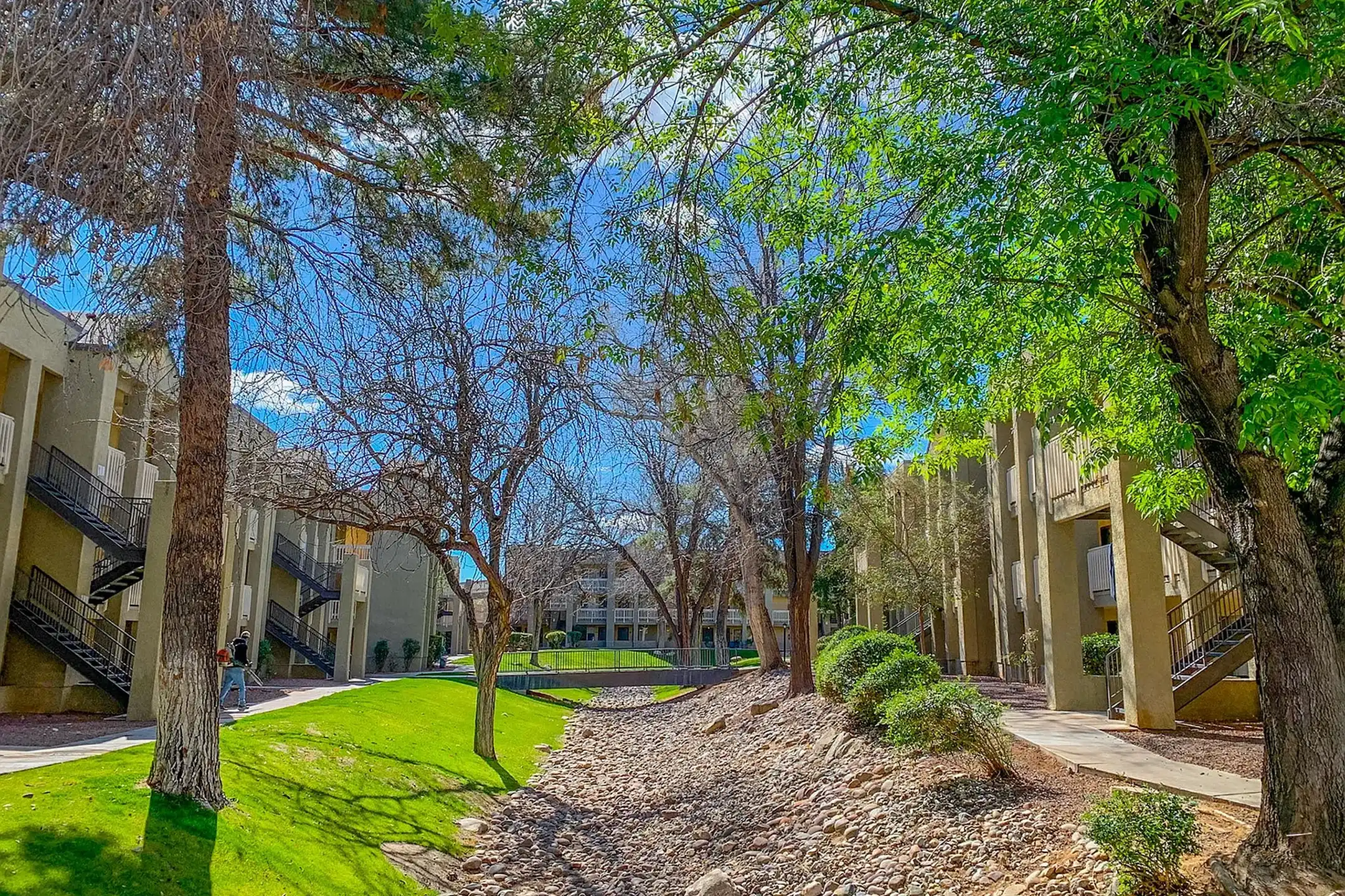 Pavilions at Pantano Apartments - Tucson, AZ 85710 | ApartmentGuide.com