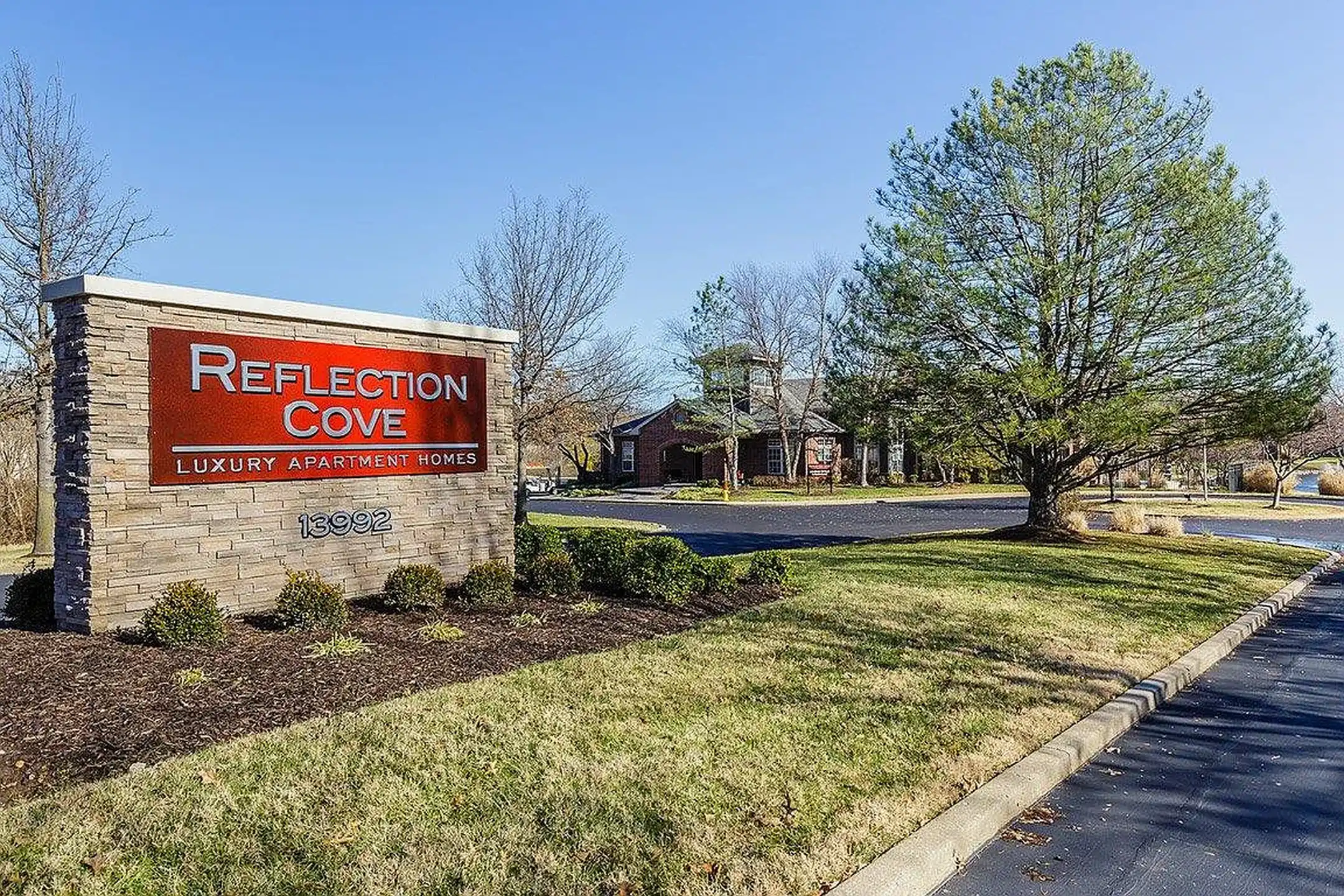 Reflection Cove Apartment Homes - Manchester, MO 63021 | ApartmentGuide.com
