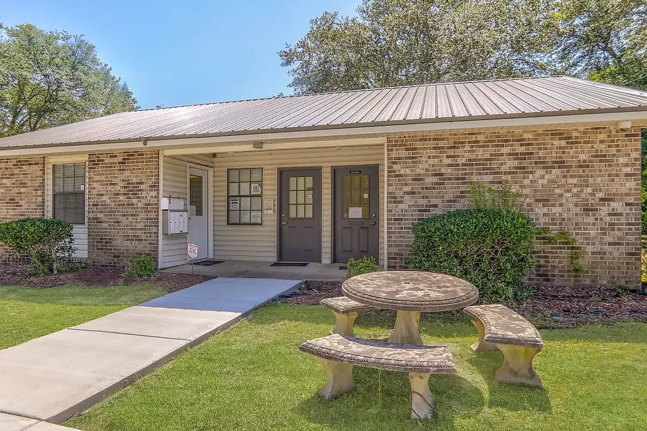 Covington Park Apartments - Opp, AL 36467 | ApartmentGuide.com