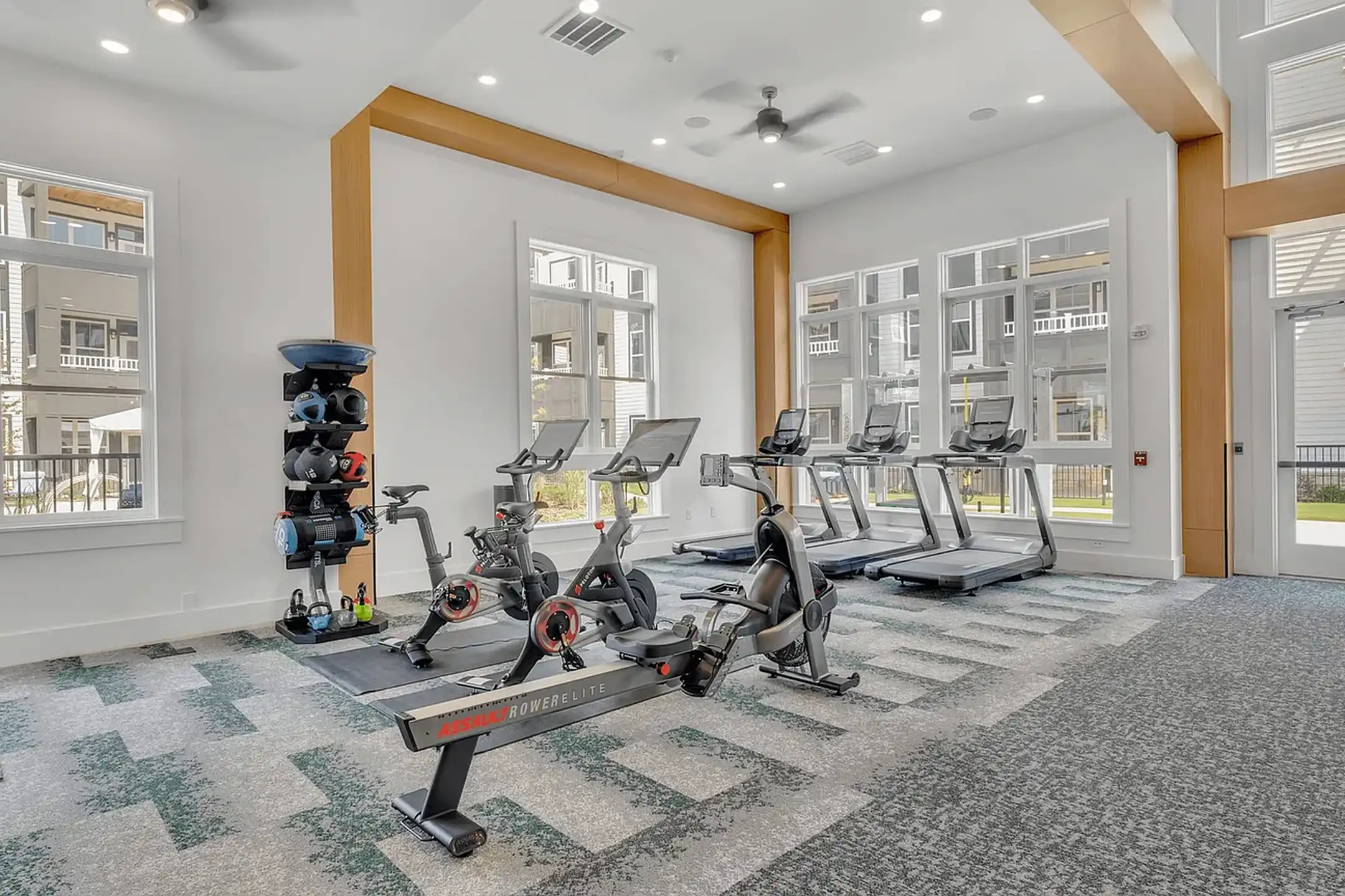 MAA Vale - Raleigh, NC 27612 | ApartmentGuide.com