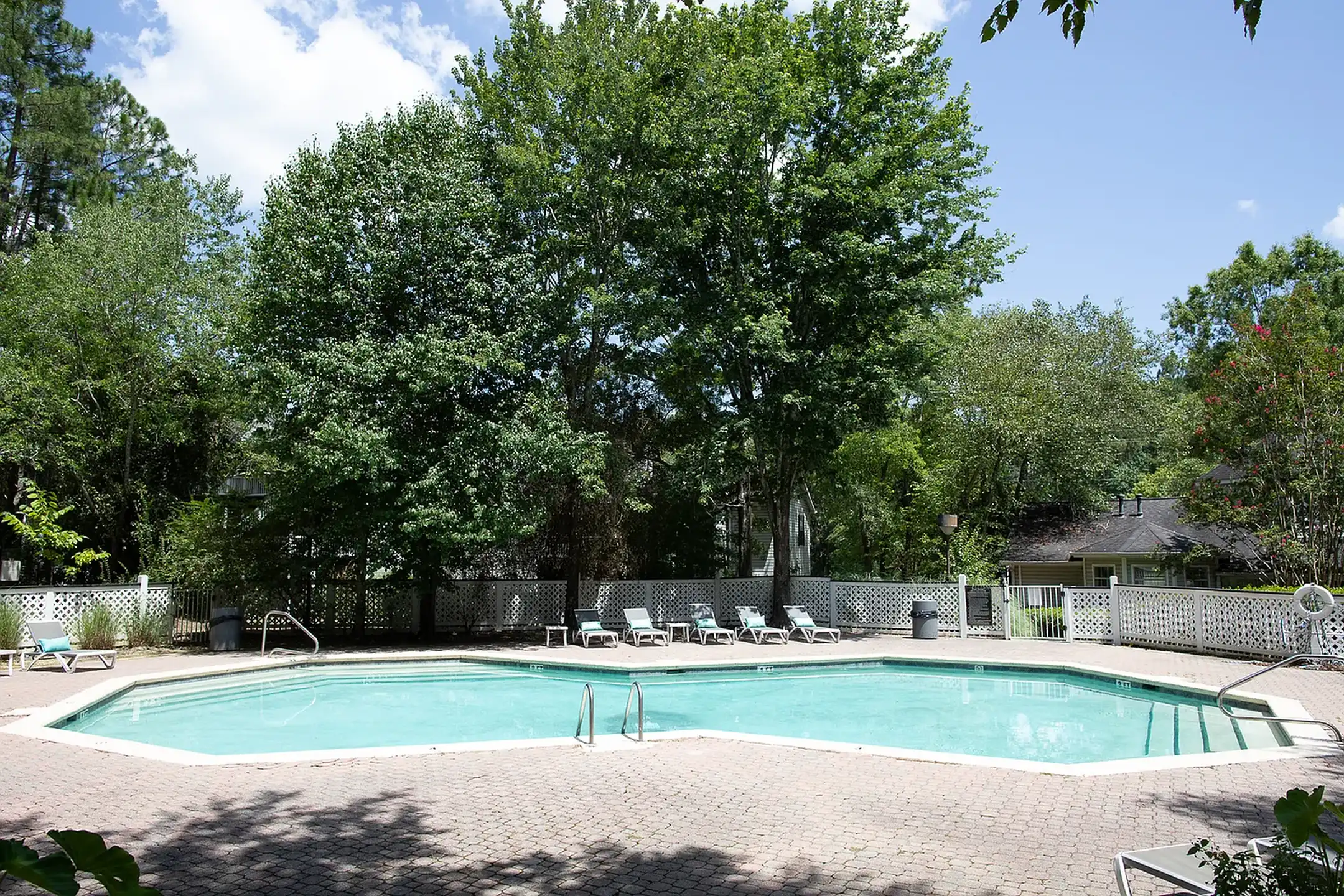 Wood Springs - Birmingham, AL 35242 | ApartmentGuide.com