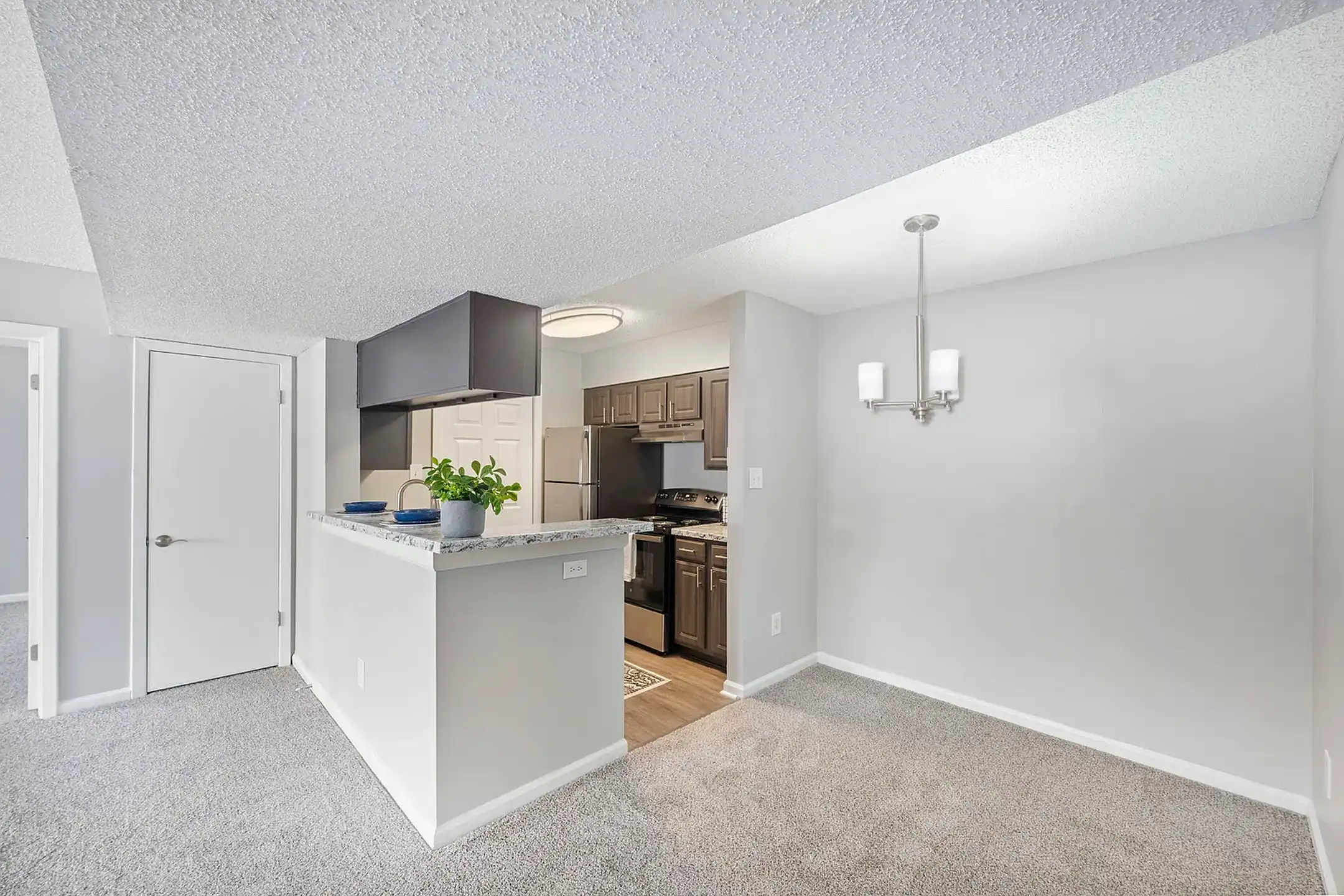 MAA Kirby Station - Memphis, TN 38120 | ApartmentGuide.com