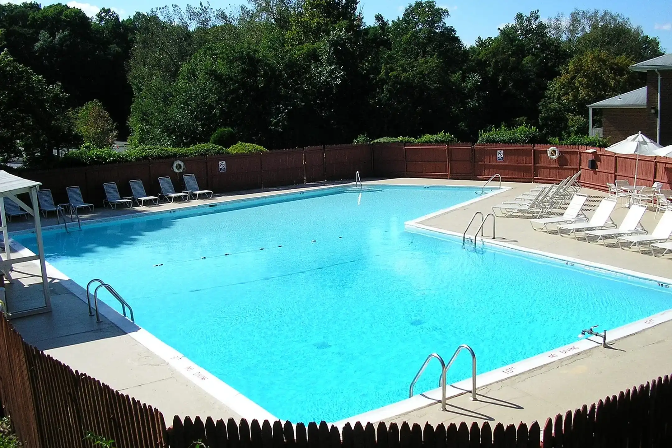 Lindsley Arms Apartments - Morris, NJ 07960 | ApartmentGuide.com