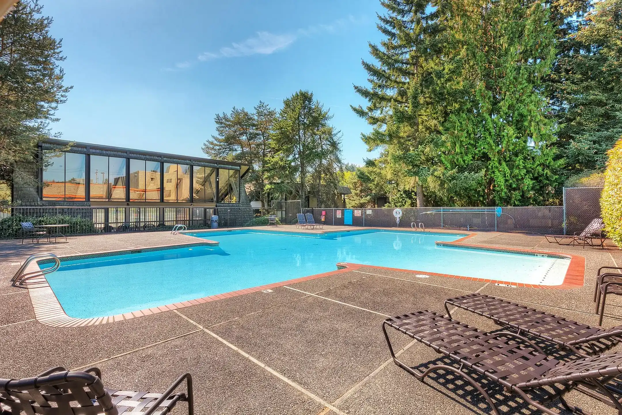 Executive Estates - Seattle, WA 98125 | ApartmentGuide.com