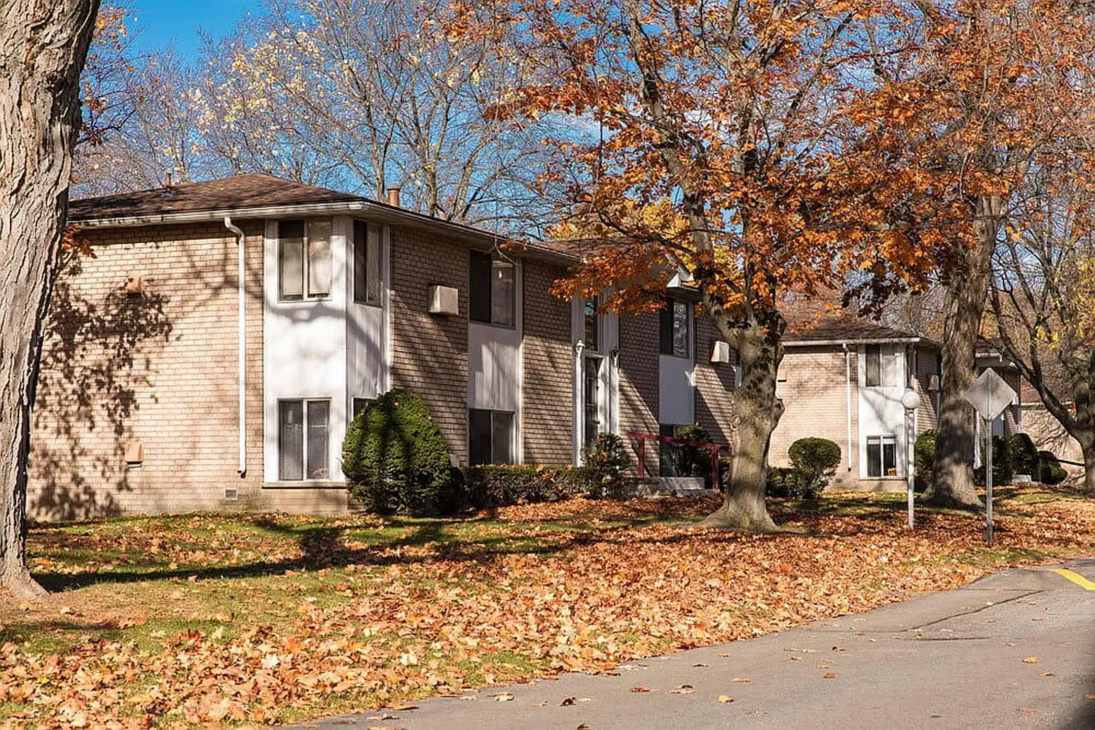 Presidential Estates - Rochester, NY 14616 | ApartmentGuide.com