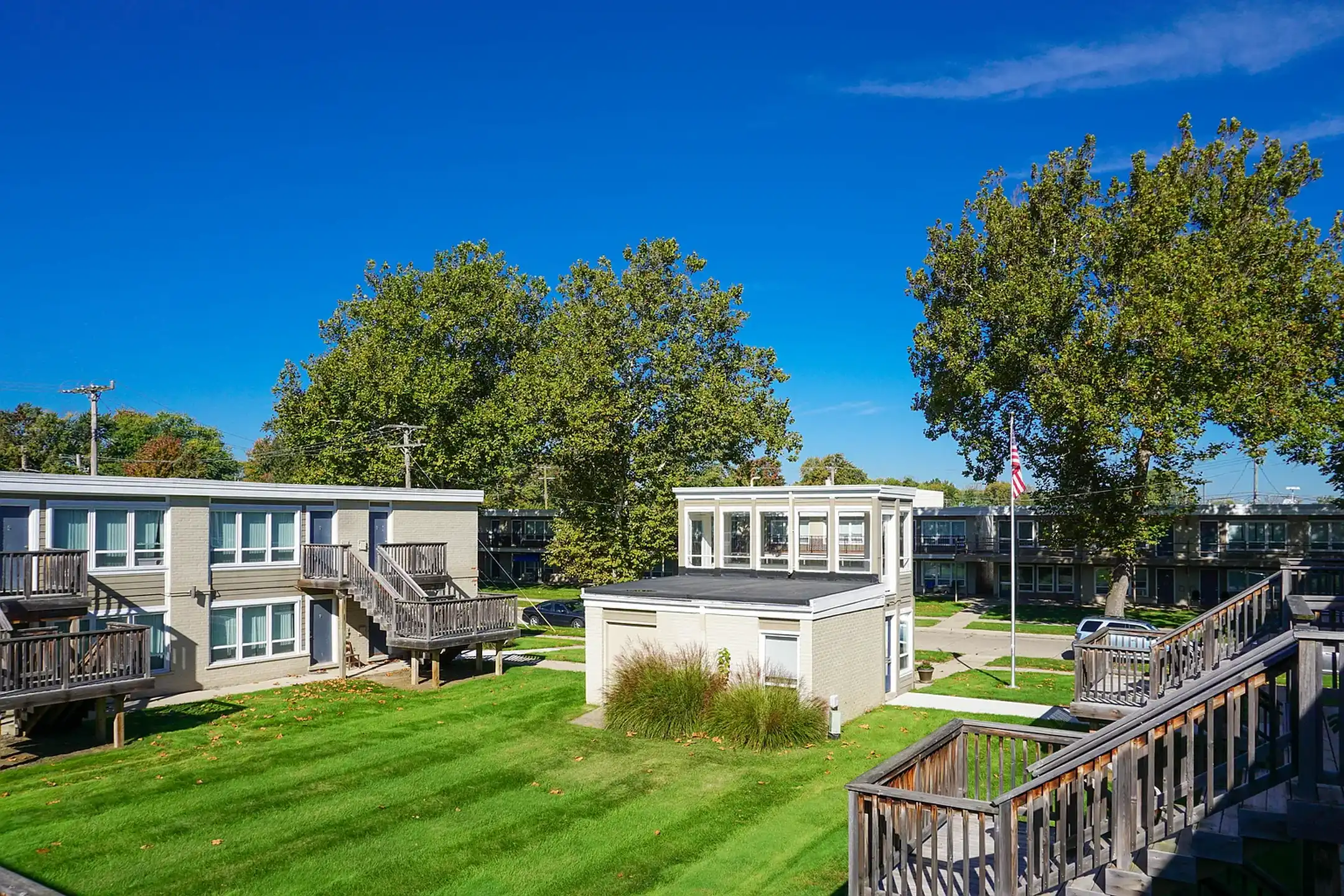 Silverstone Apartments - Warren, MI 48092 | ApartmentGuide.com