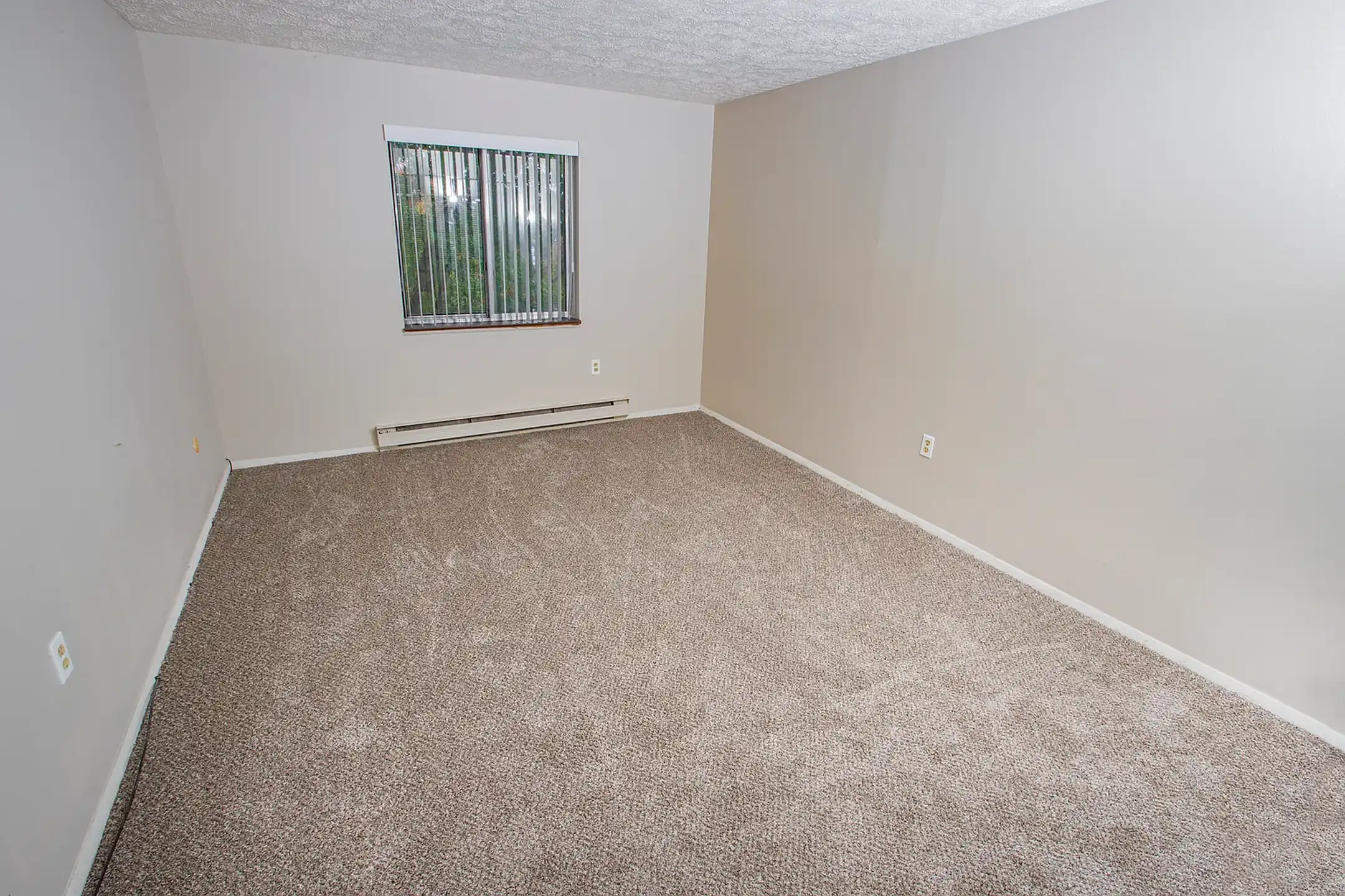 Alcoma on the Green - Pittsburgh, PA 15235 | ApartmentGuide.com