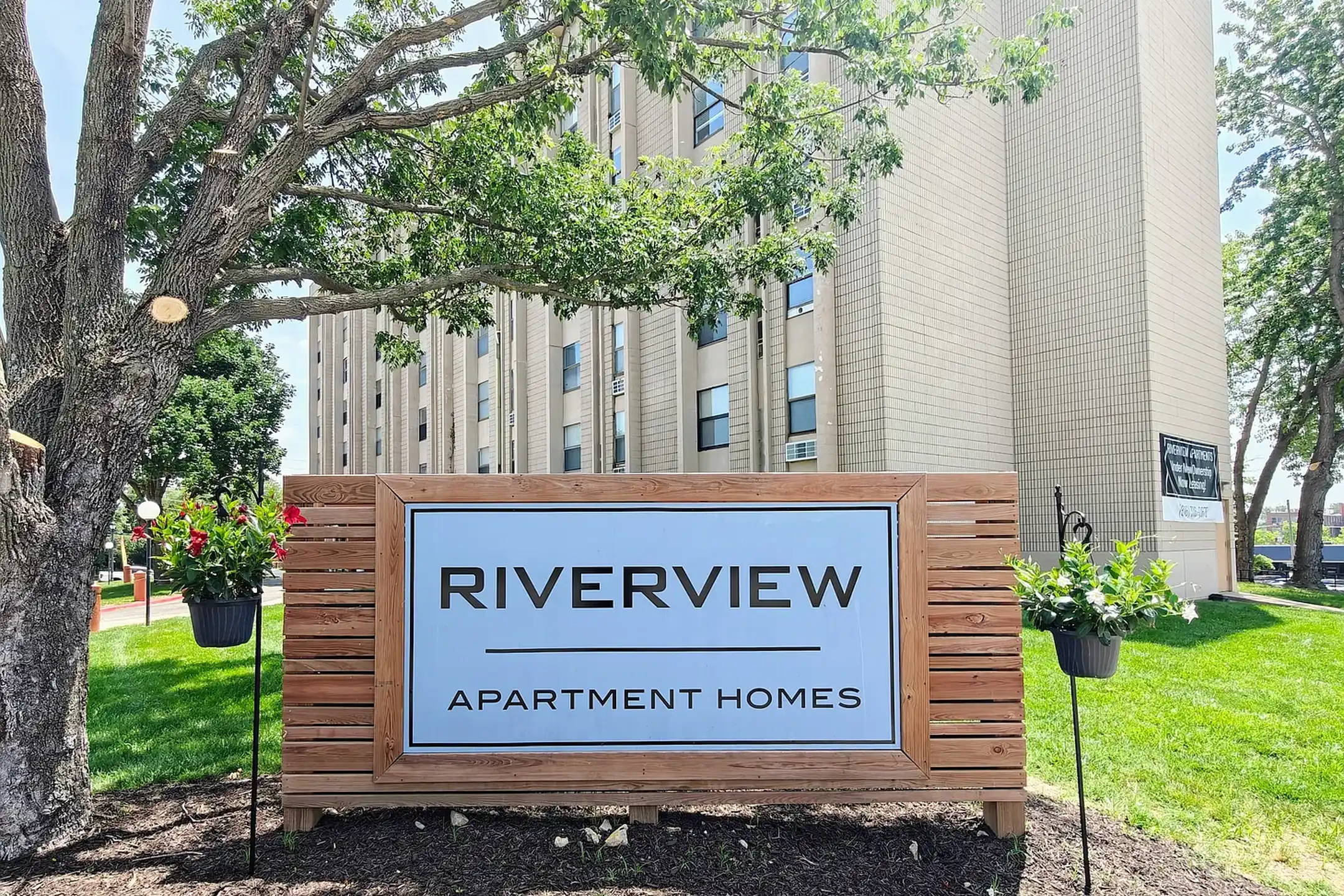 Riverview Apartments - Leavenworth, KS 66048 | ApartmentGuide.com