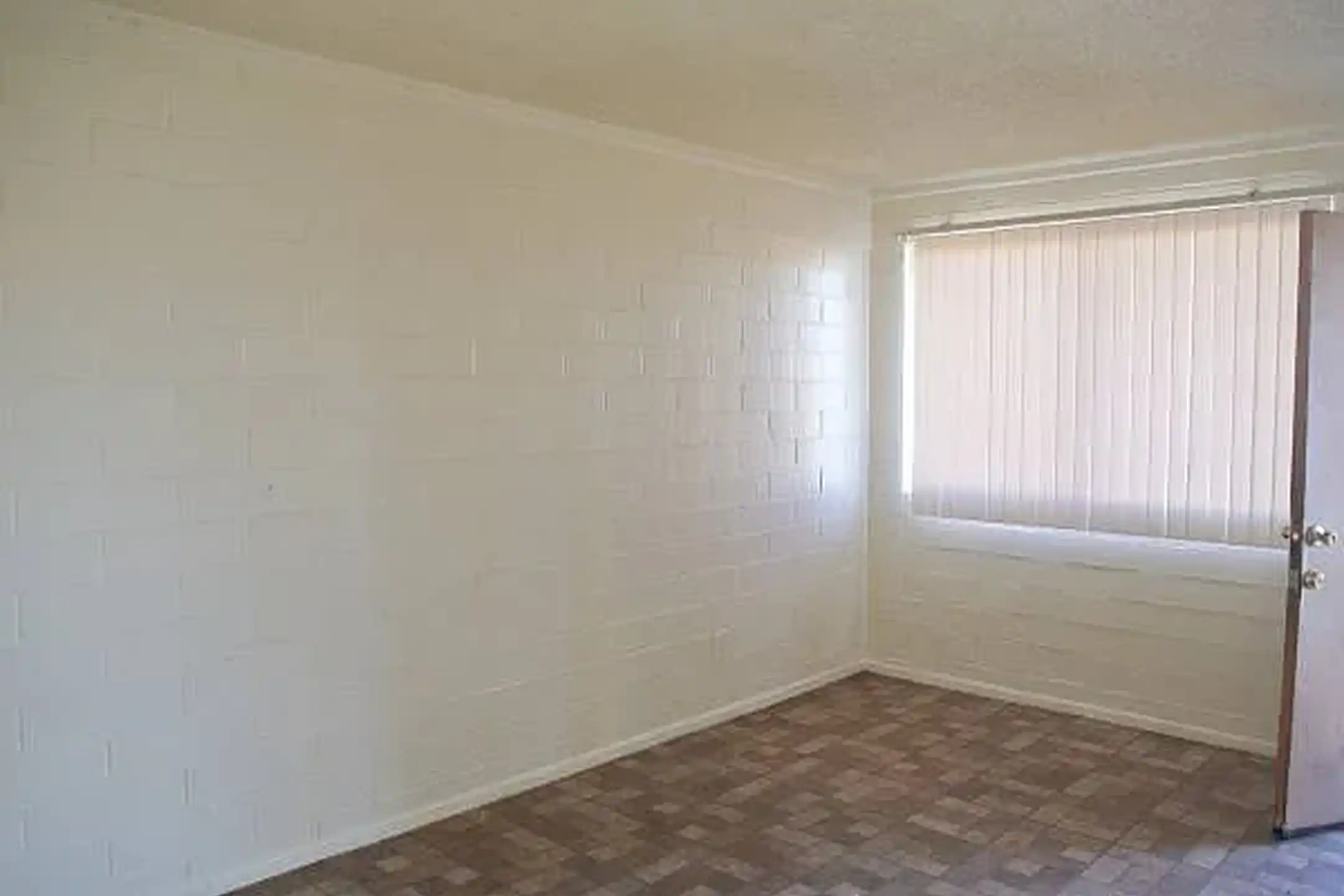 Parkside Apartments - Avondale, AZ 85323 | ApartmentGuide.com